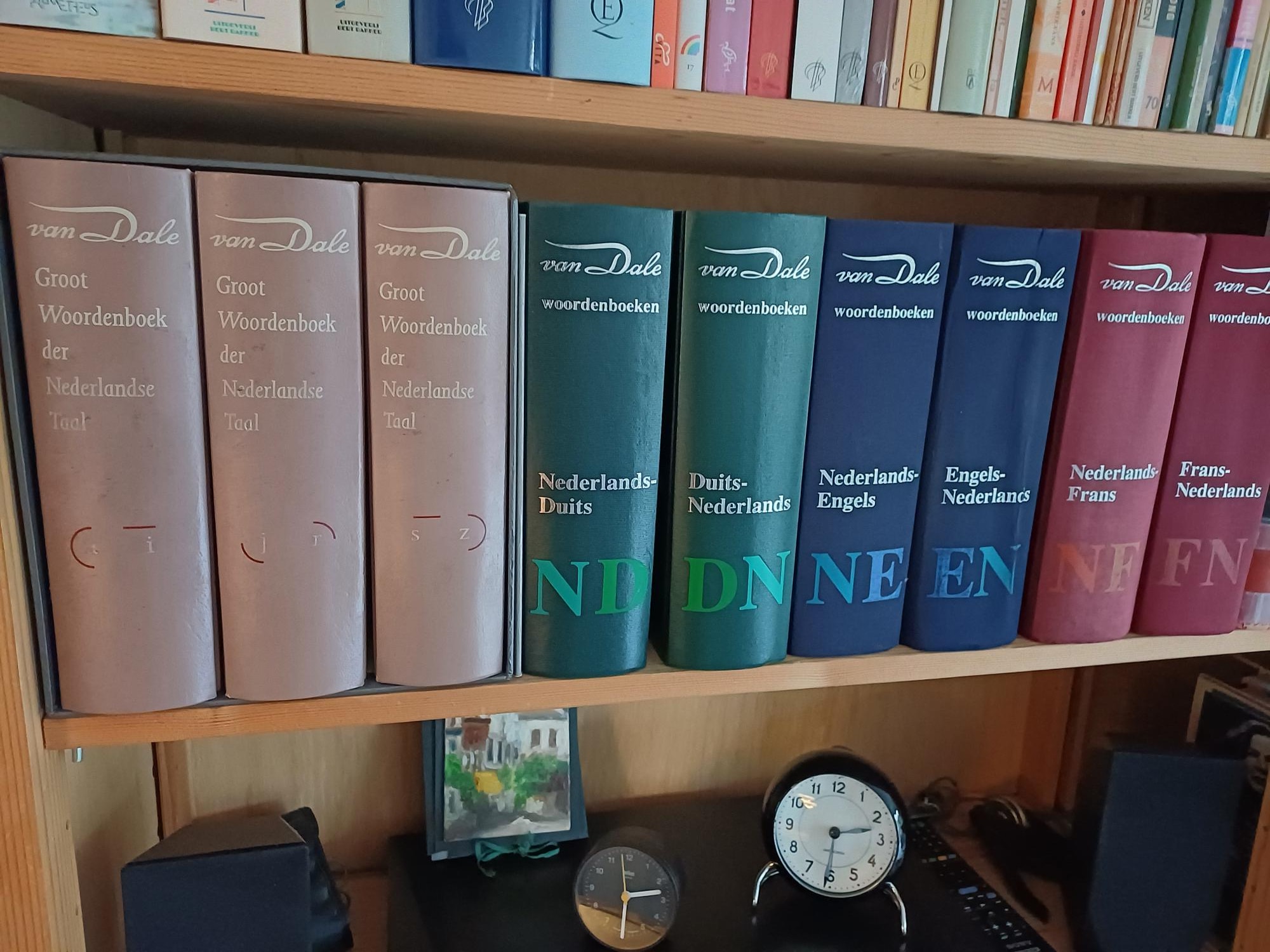 Van Dale kiest ‘hallucineren’ tot het Woord van het Jaar 2025 | Trouw