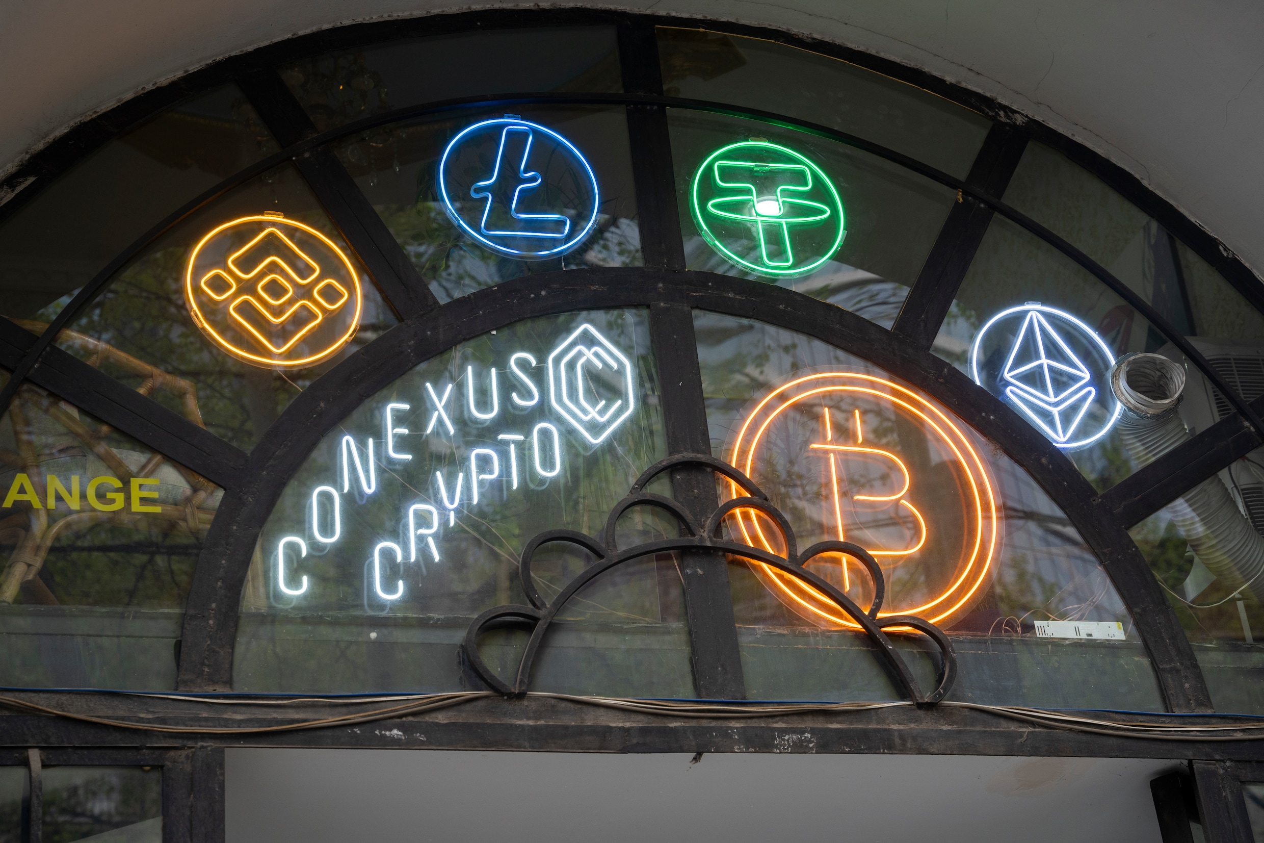 Hoe Nederlanders ten prooi vielen aan een Georgische scamfabriek | Trouw