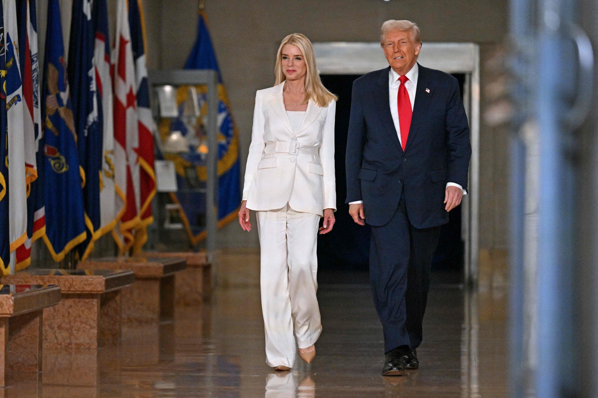 In de geest van McCarthy zet Trump vol in op ‘communistenjacht’ | Trouw