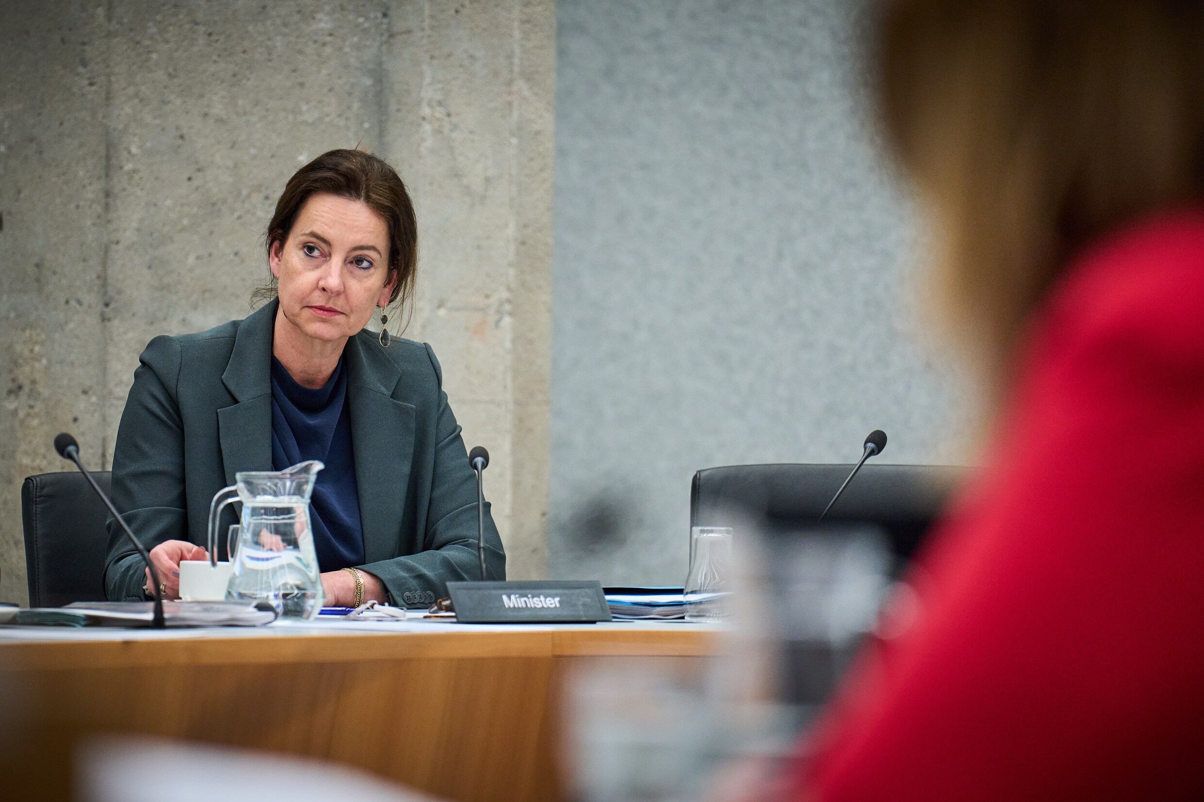 De minister wil meer Kamerleden uit de regio. Is een nieuw kiesstelsel ...