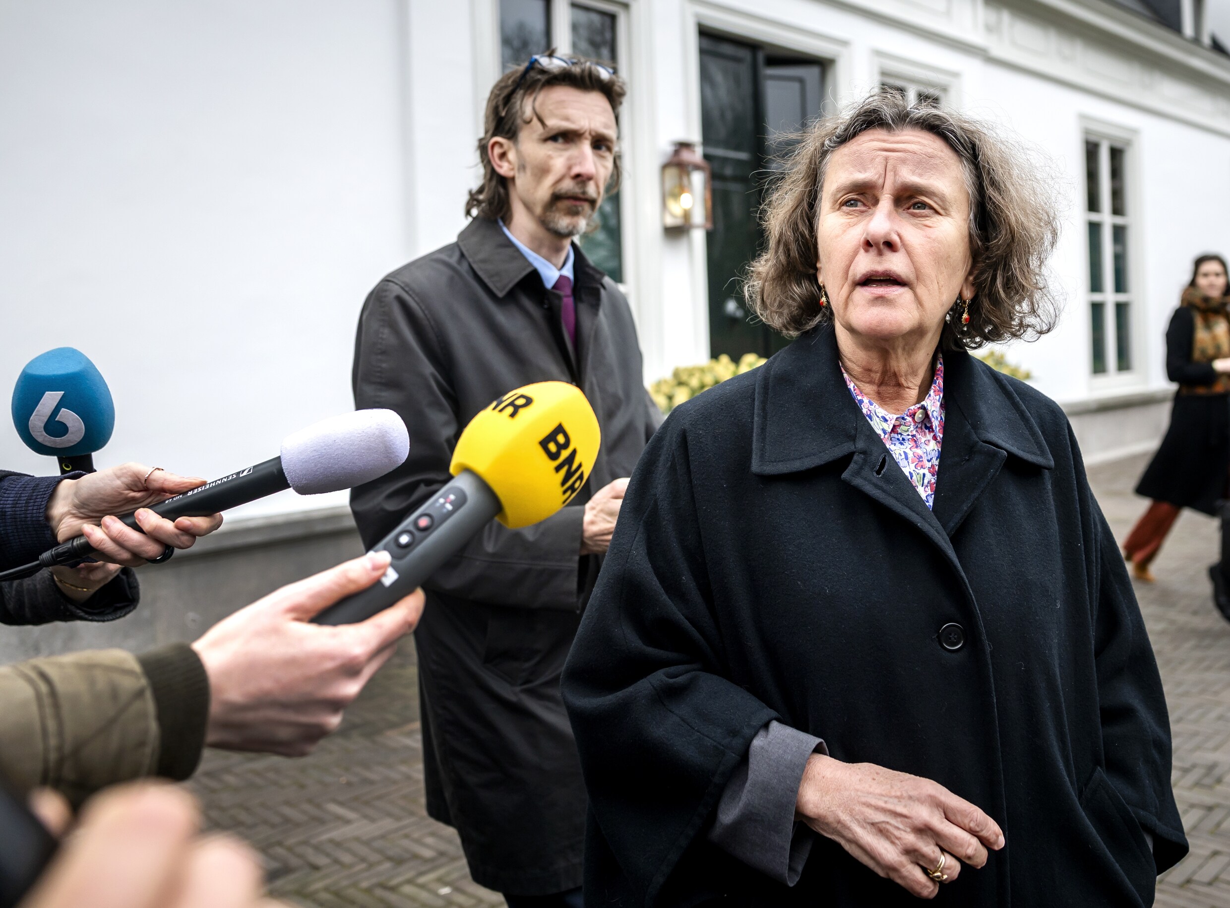 Faber weigert te tekenen voor lintje vrijwilligers asielhulp | Trouw