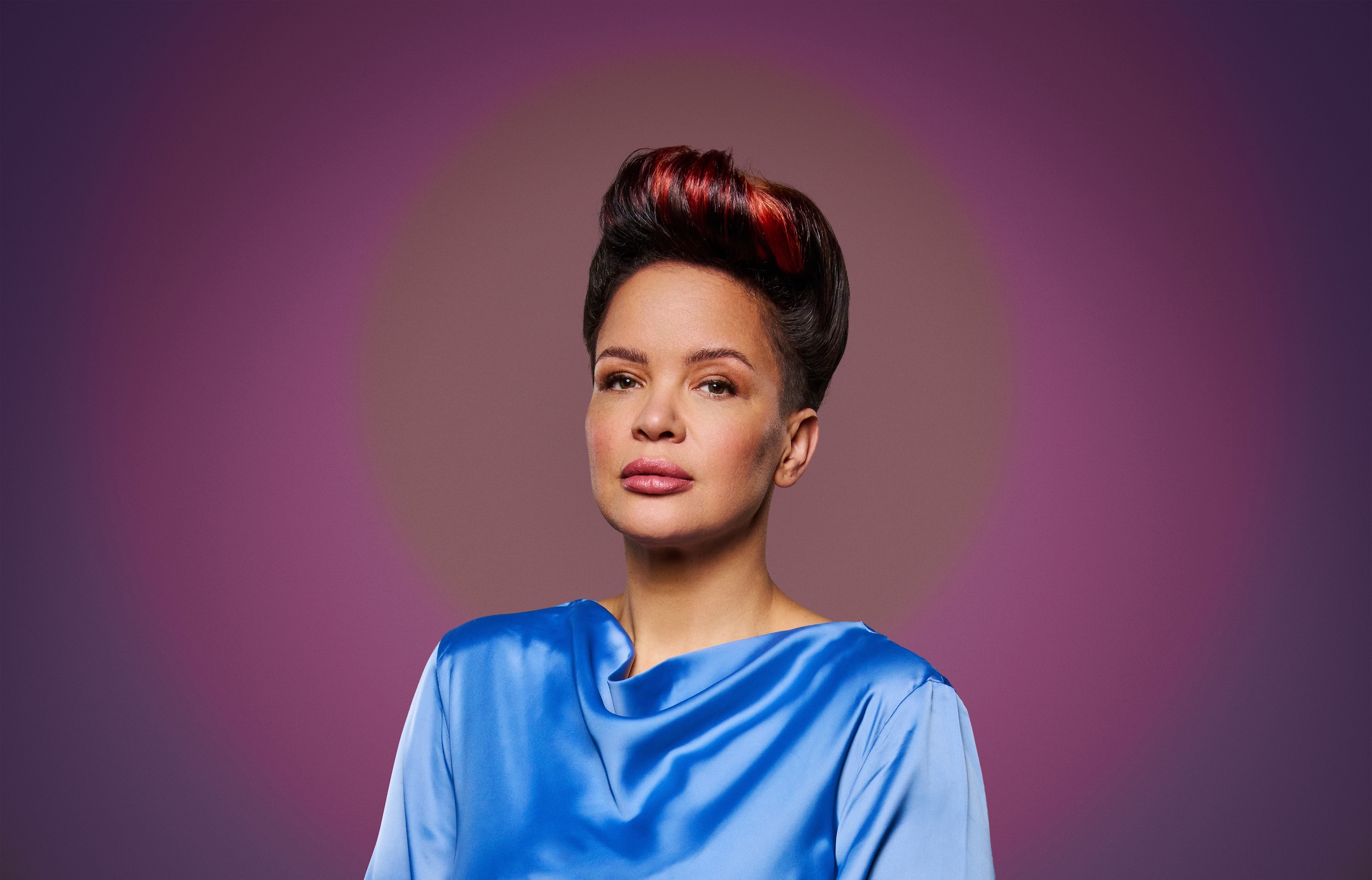 Hoe meer succes Eva Simons kreeg, hoe somberder ze werd. ‘Tot mijn tante zei: kind, ga bidden ...