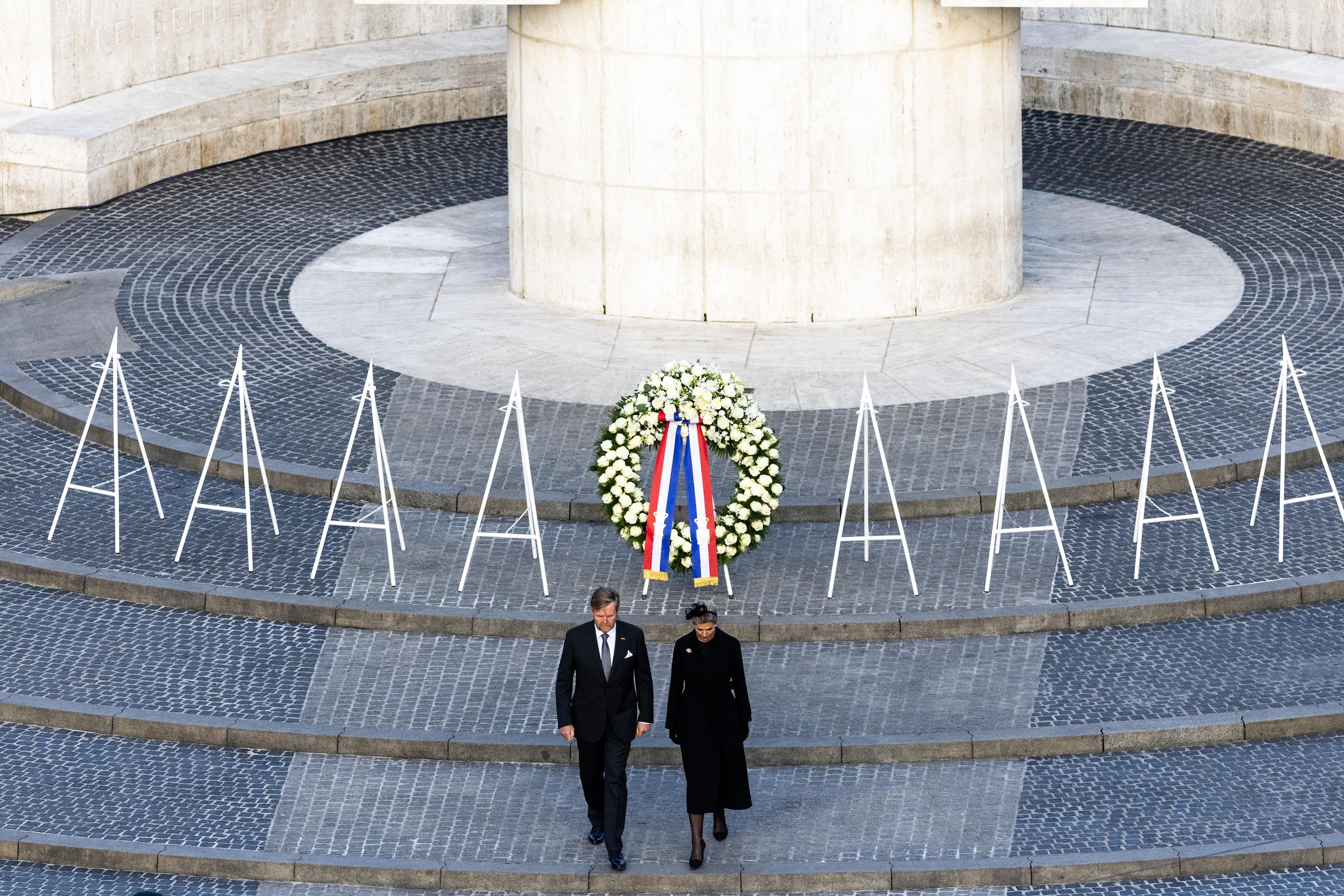 Dodenherdenking 2025: waardig, stil, met hier en daar een aanklacht | Trouw