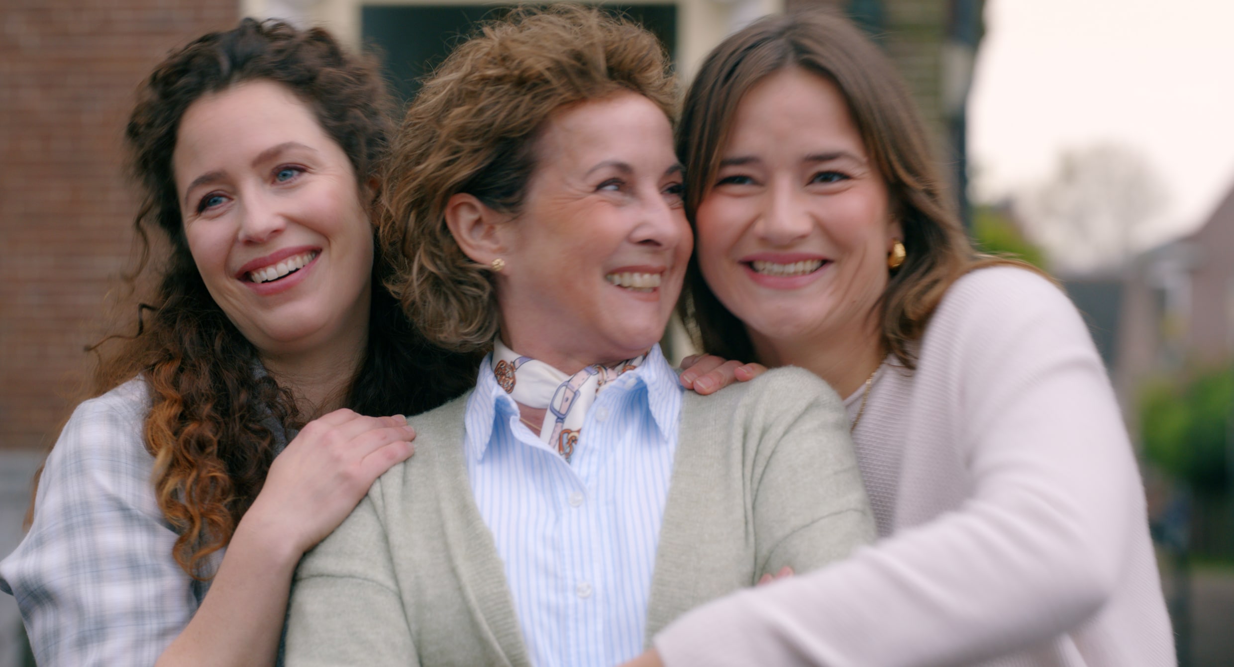 Recensie: In zonnige romcom ‘Dochters’ werkt een marathon als metafoor voor de liefde | Trouw