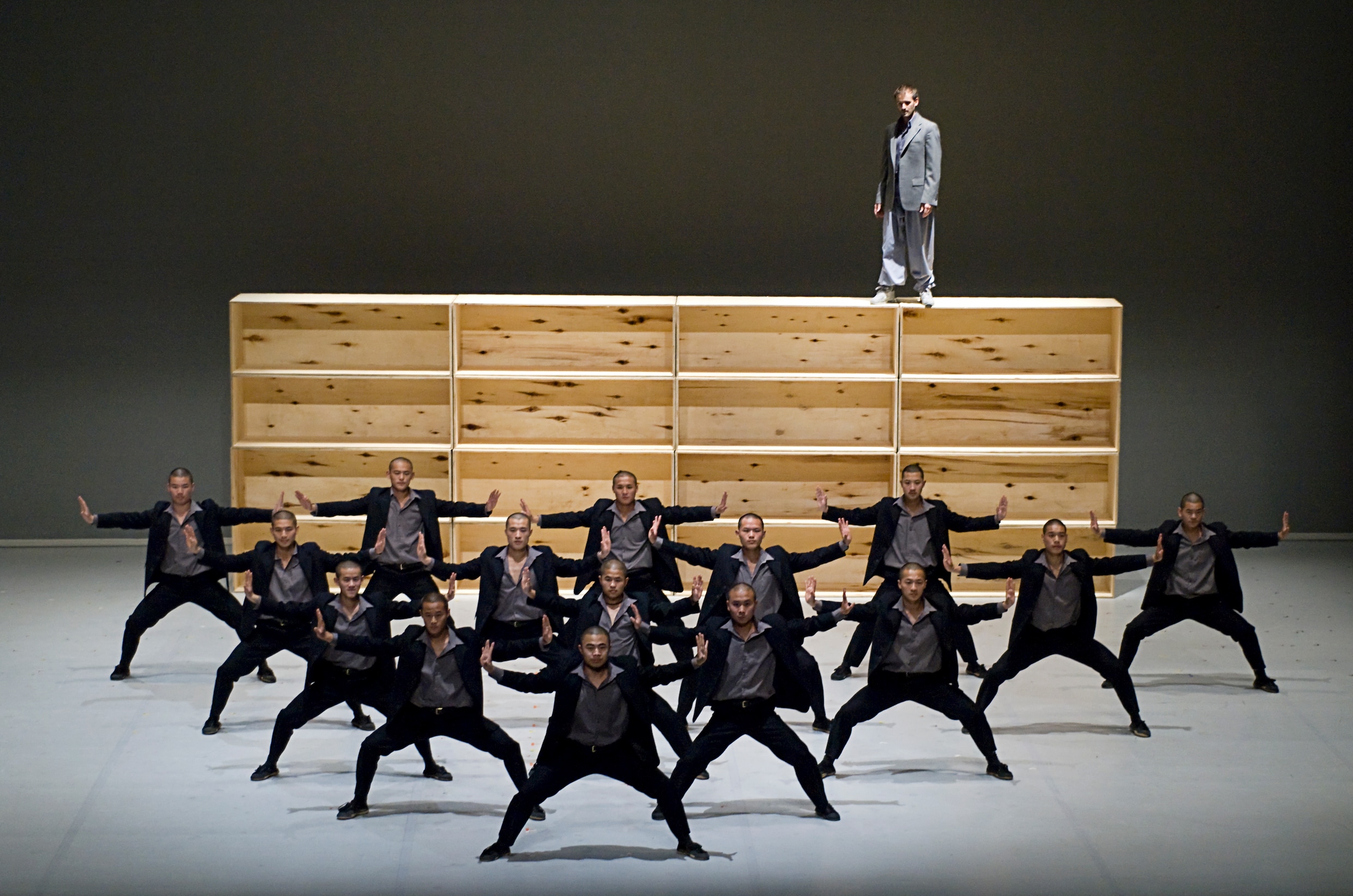 Choreograaf Sidi Larbi Cherkaoui liet zich inspireren door monniken, en ...