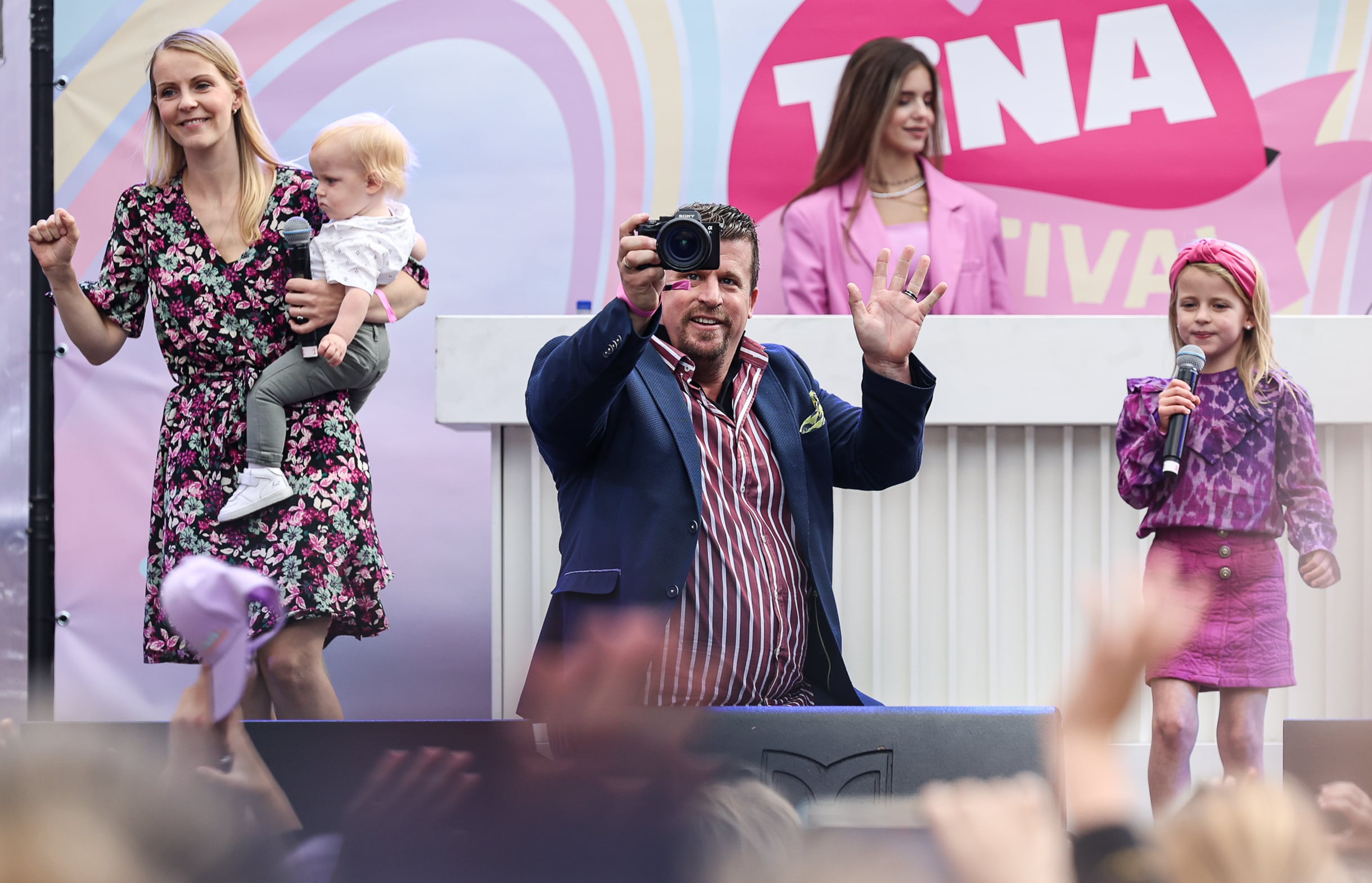 Seksualisering en slecht zelfbeeld: de gevaren van familievloggen gaan ...