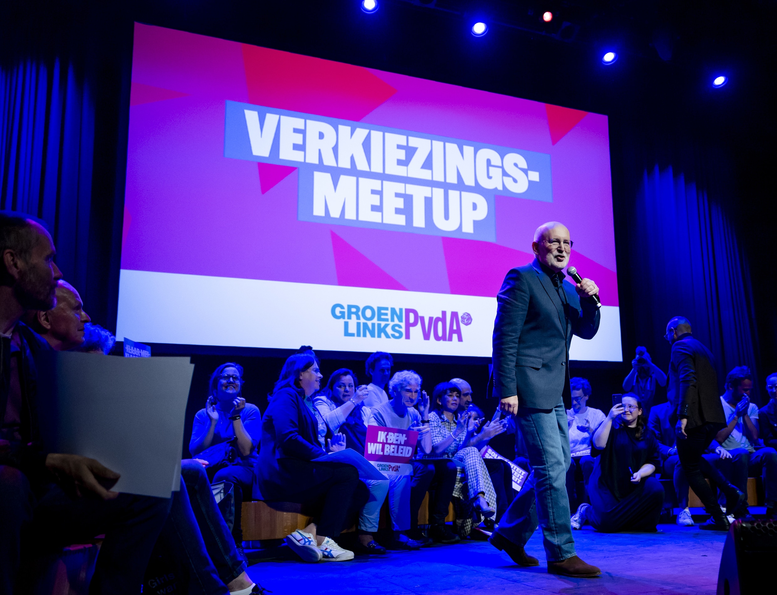 Leden GroenLinks en PvdA stemmen in met opgaan in nieuwe partij | Trouw