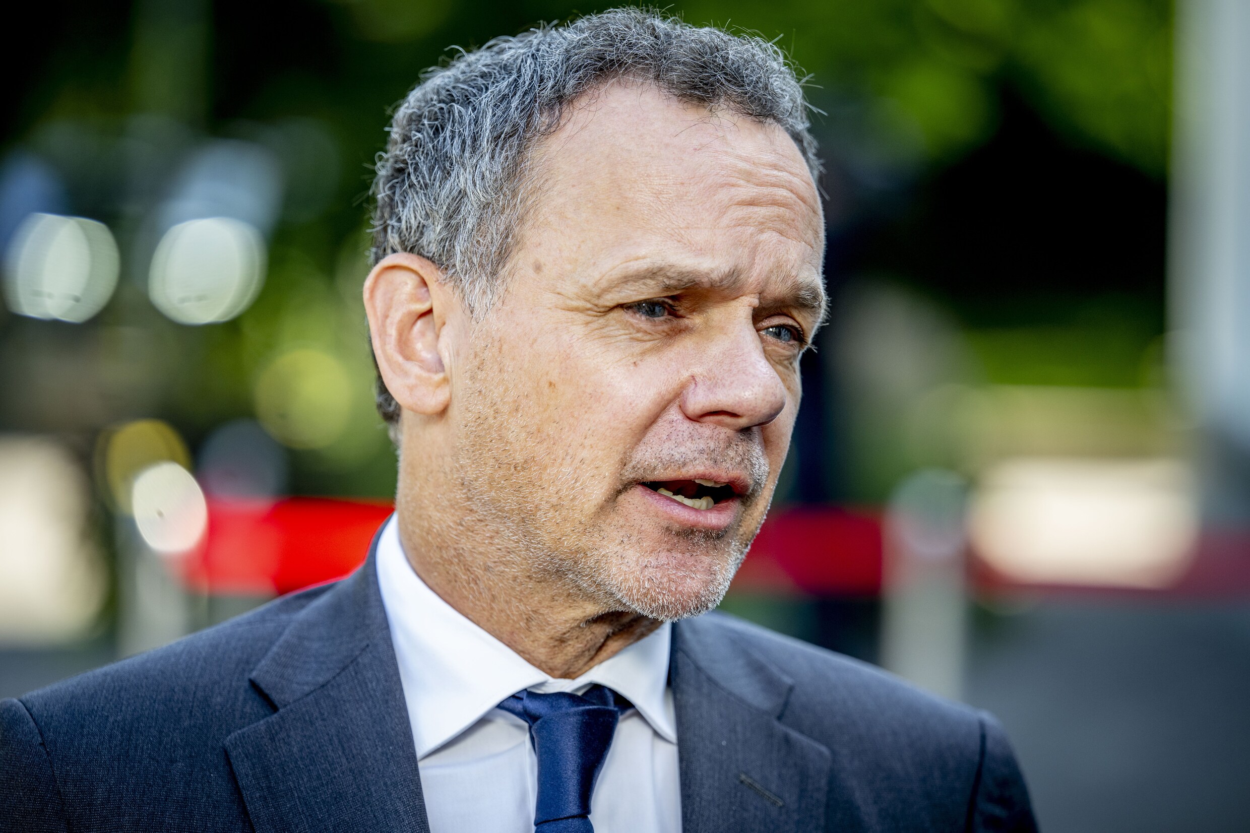 Hoe kan minister Veldkamp de druk op Israël opvoeren? | Trouw