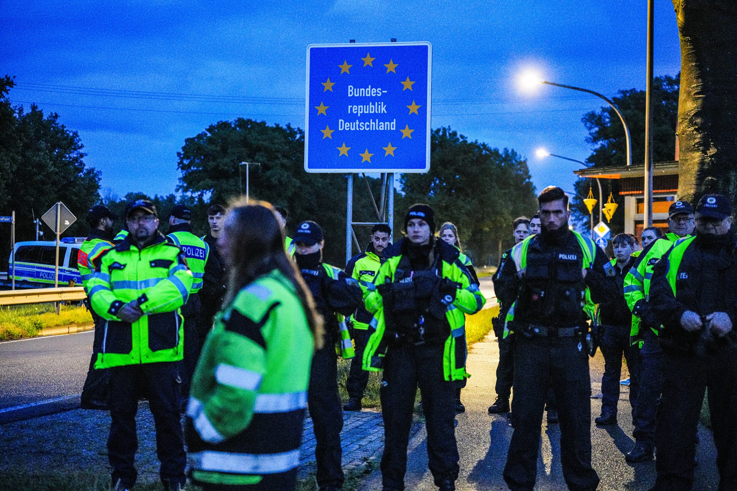 Man opgepakt voor illegale grenscontroles bij Ter Apel | Trouw
