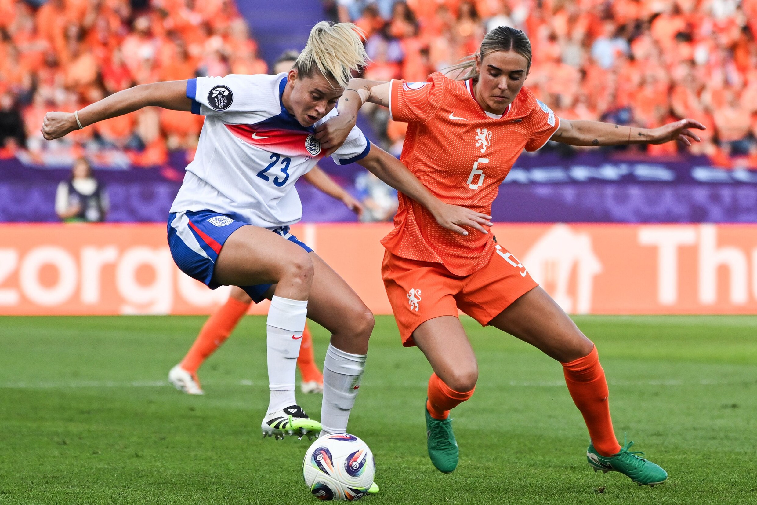 Oranjevrouwen kansloos onderuit tegen het Engeland van Wiegman | Trouw