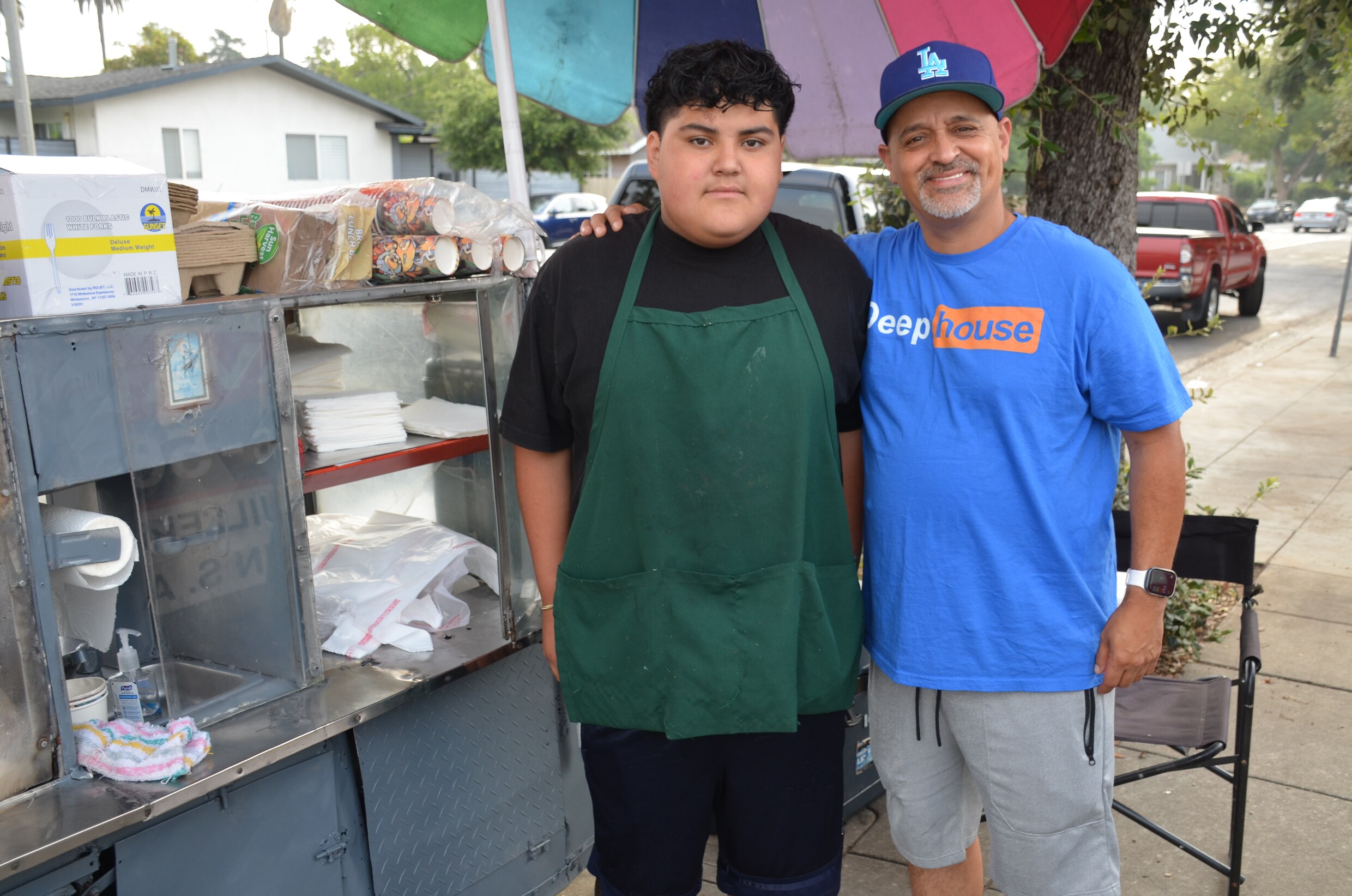 Chris (14) verkoopt de tamales voor zijn moeder – die uit angst voor ...