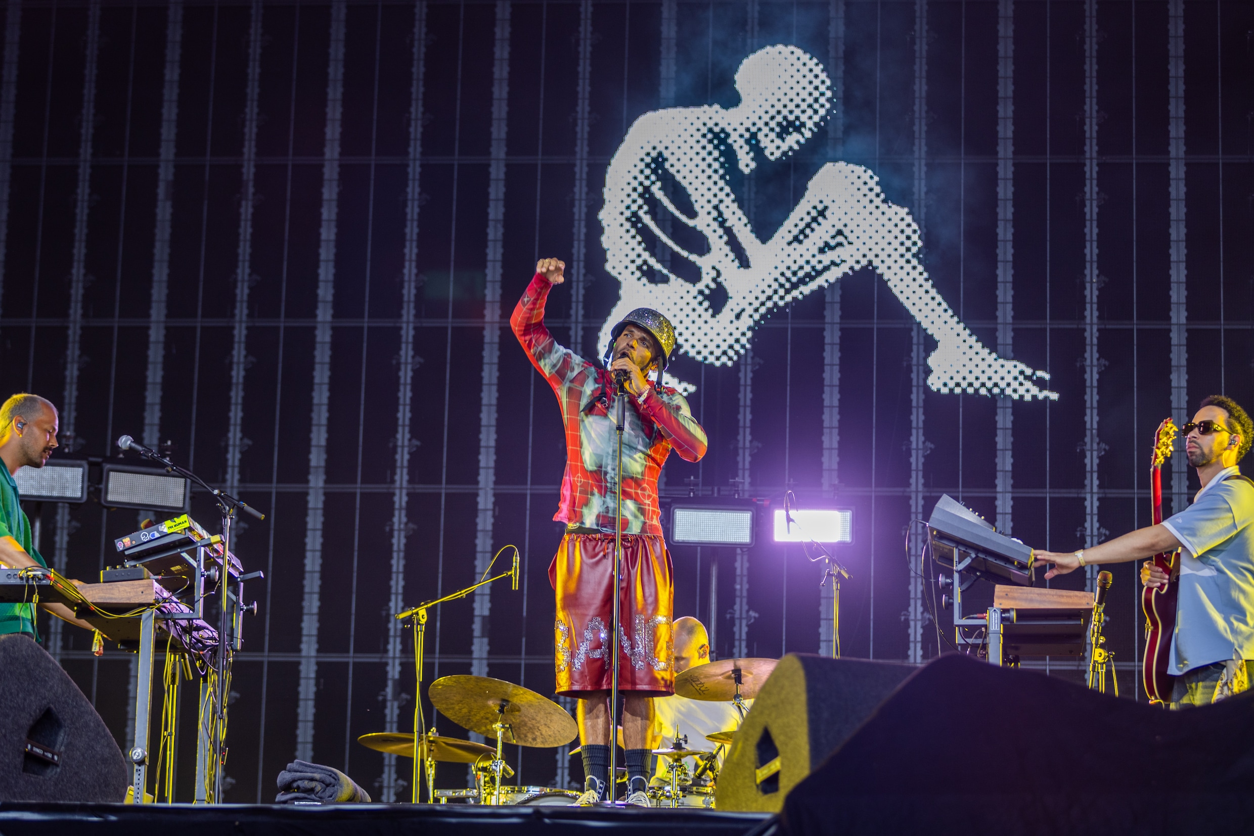 Recensie: Rapper Sef laat in Paradiso zien waarom zijn hernieuwde ...