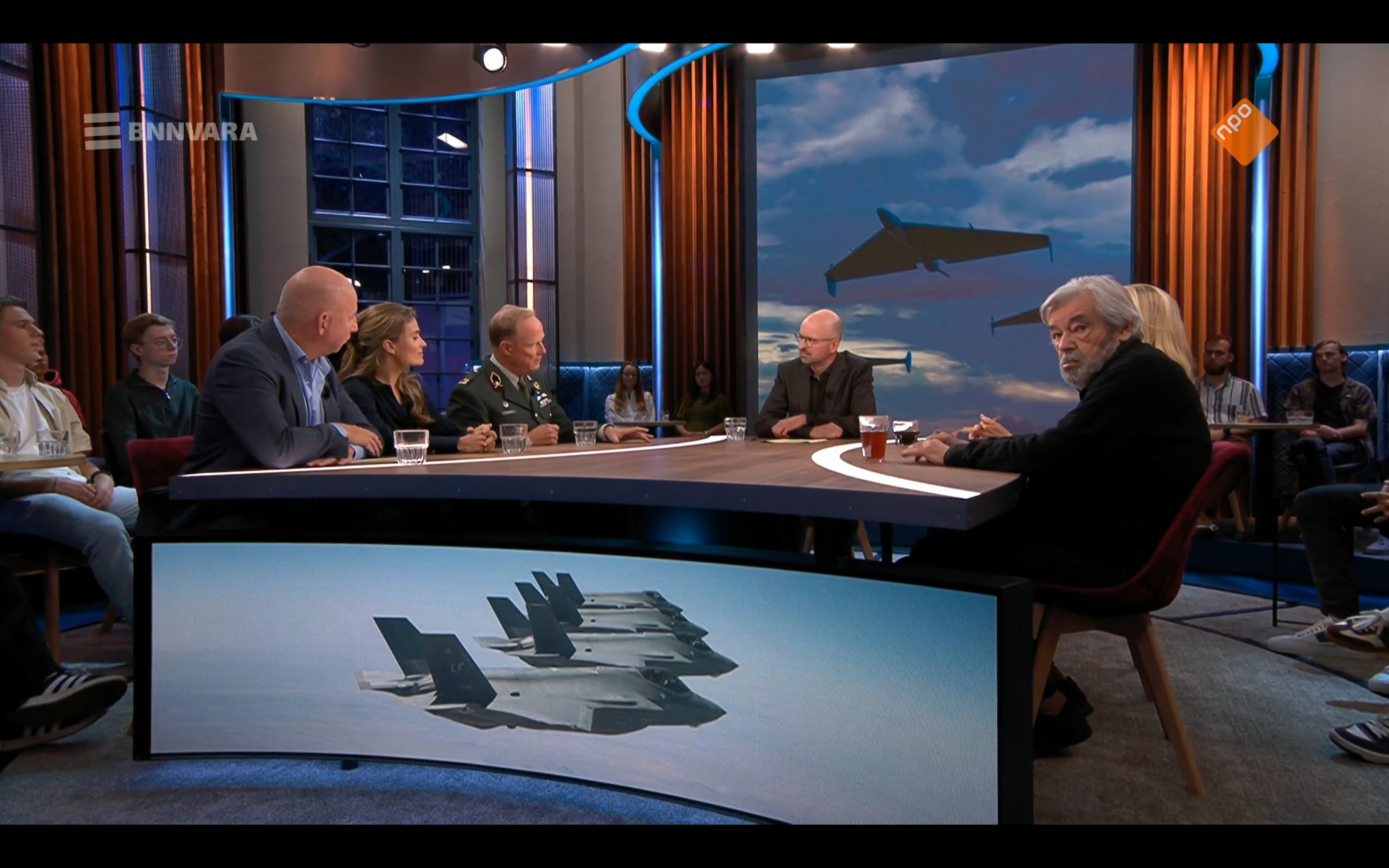 Een verademing op tv: ‘Pauw & De Wit’ is ongegeneerd journalistiek | Trouw