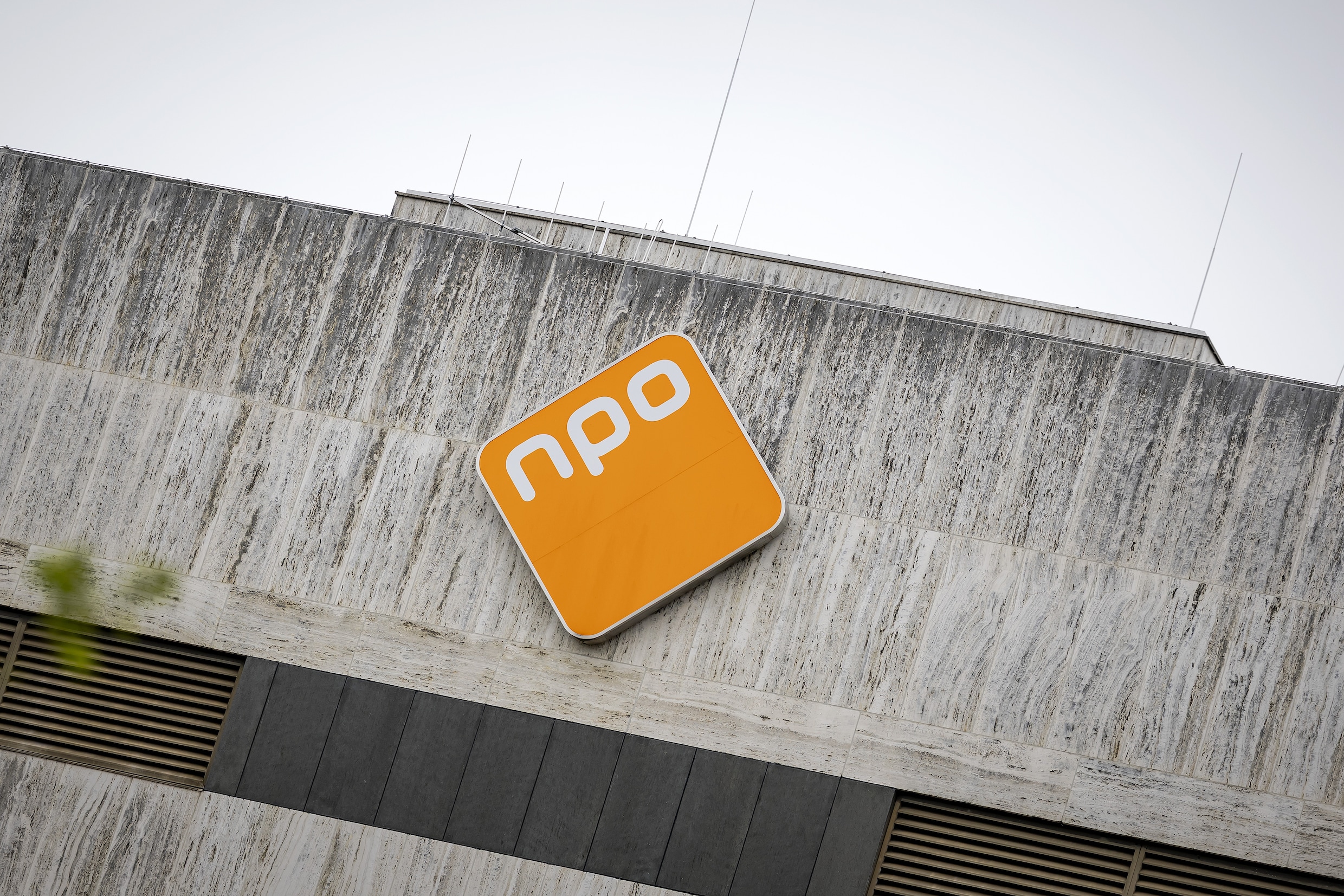 NPO wil van NPO 3 deels evenementenzender maken, ingrijpende bezuinigingen publieke omroep | Trouw