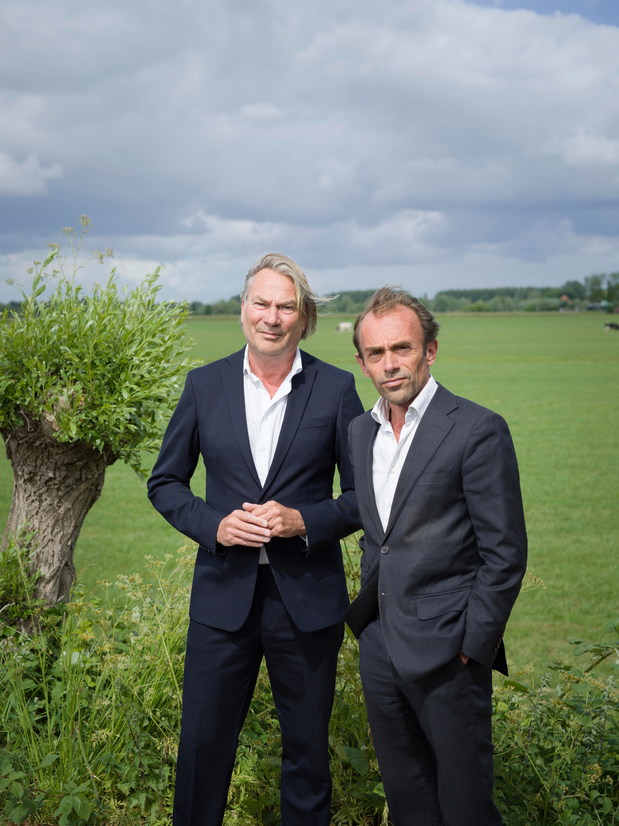 Als Johan Remkes een sjekkie gaat rollen, is het opletten geblazen | Trouw