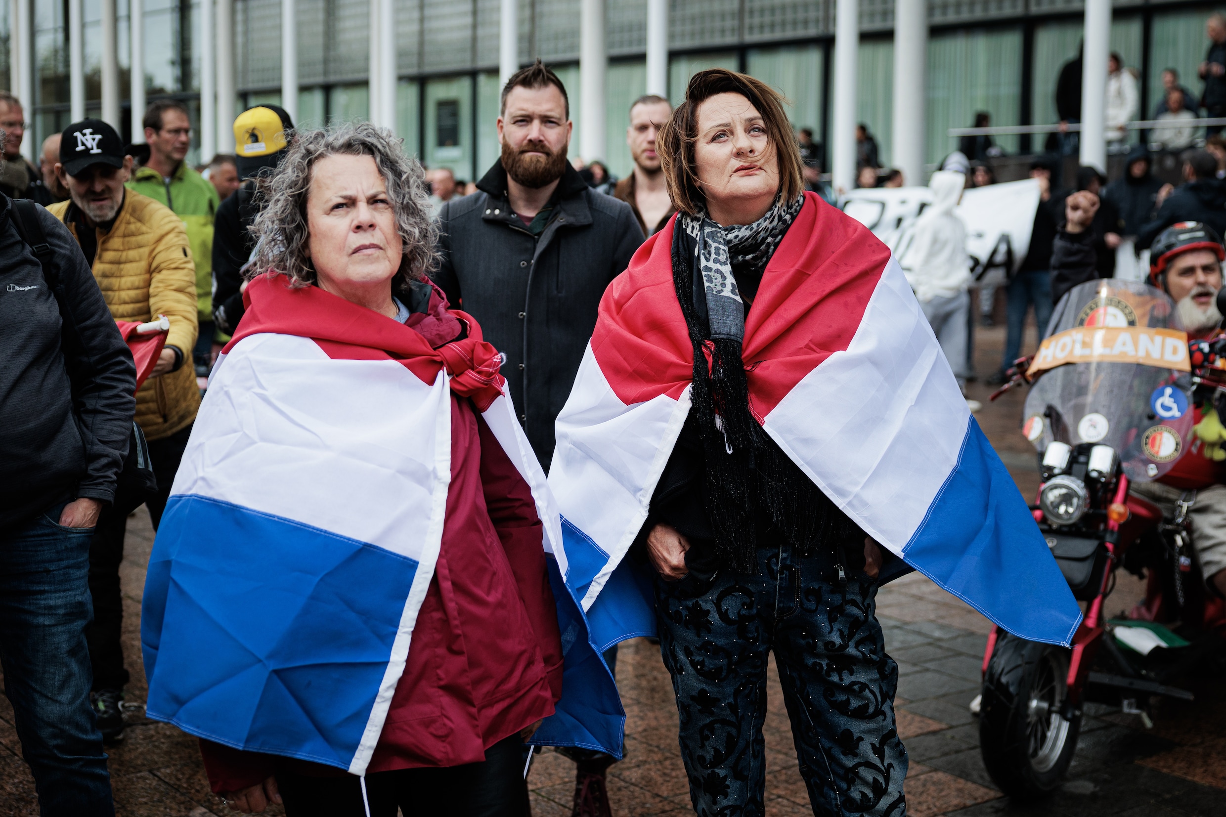 Gematigde demonstranten nemen de controle over het azc-protest terug ...