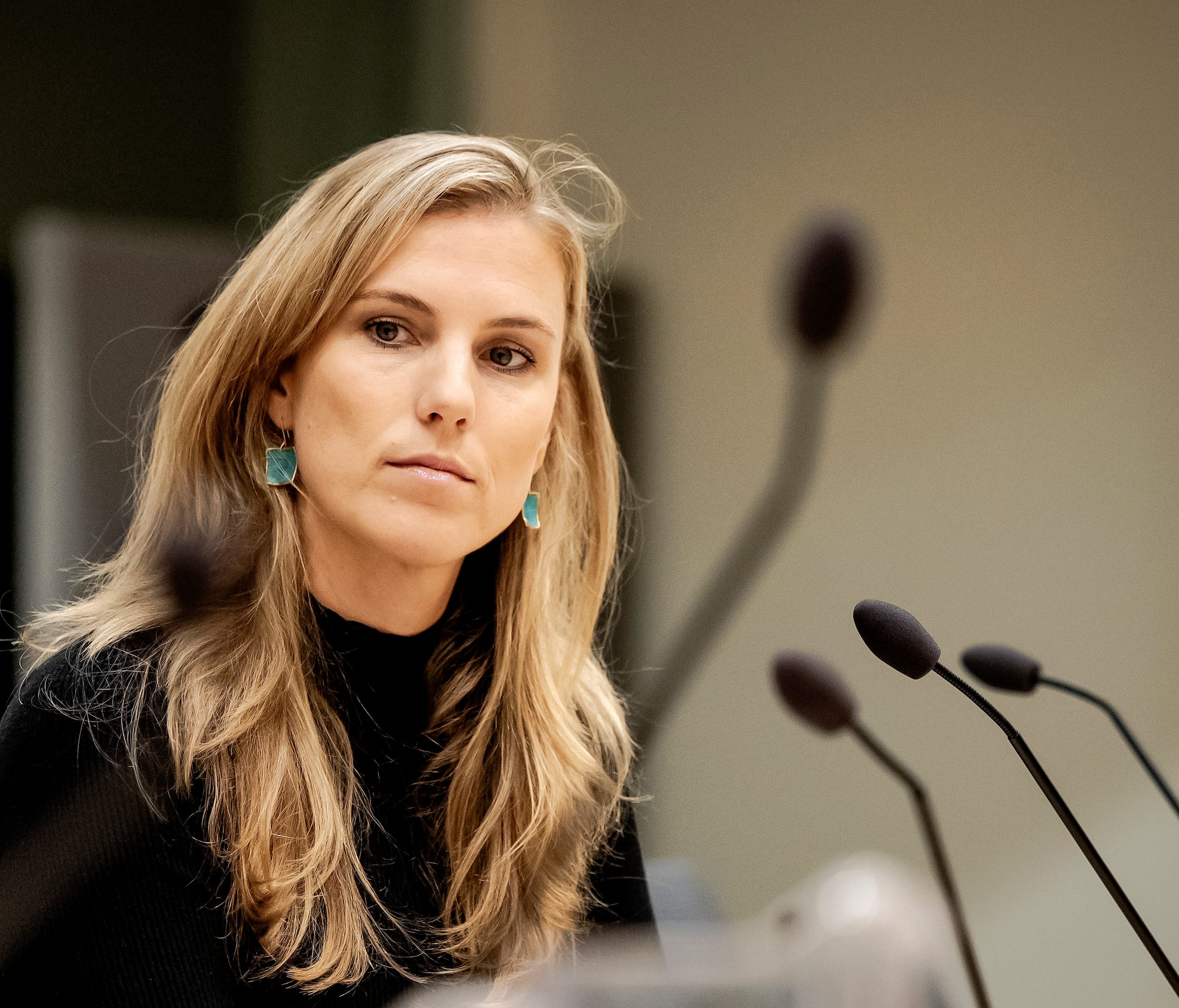 Kelly de Vries geeft werk van vader Peter door. ‘Ik denk dat hij trots is’ | Trouw