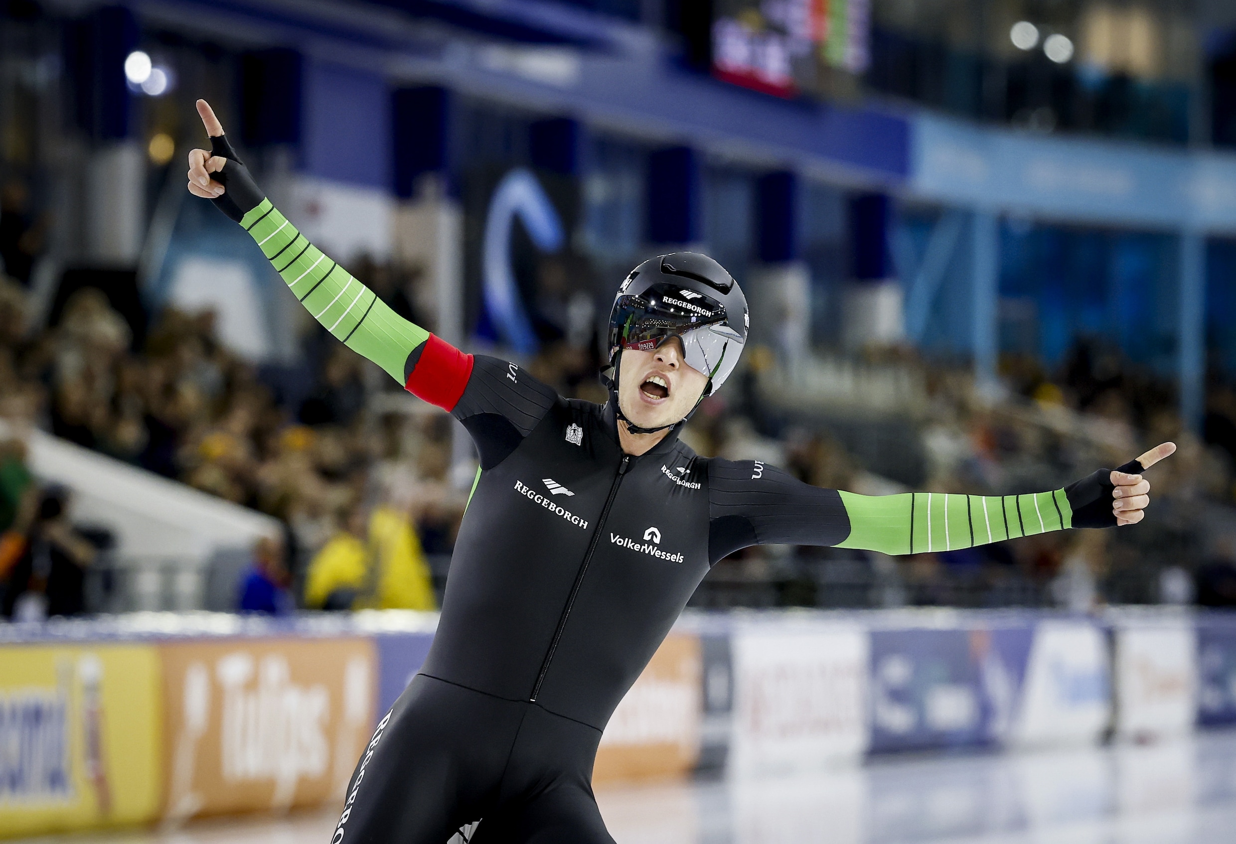 Schaatsen met een helm op, ga je daar echt harder van? | Trouw