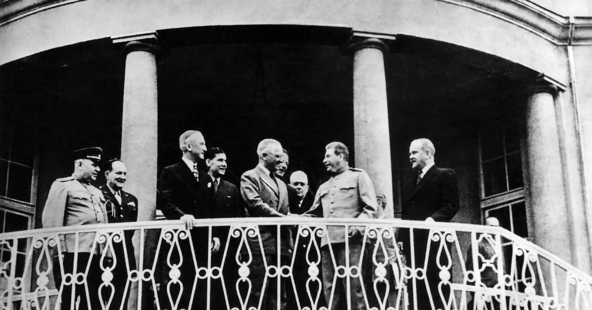 De buitenlandminister die gehoorzaam bijna alle Sovjetleiders diende ...