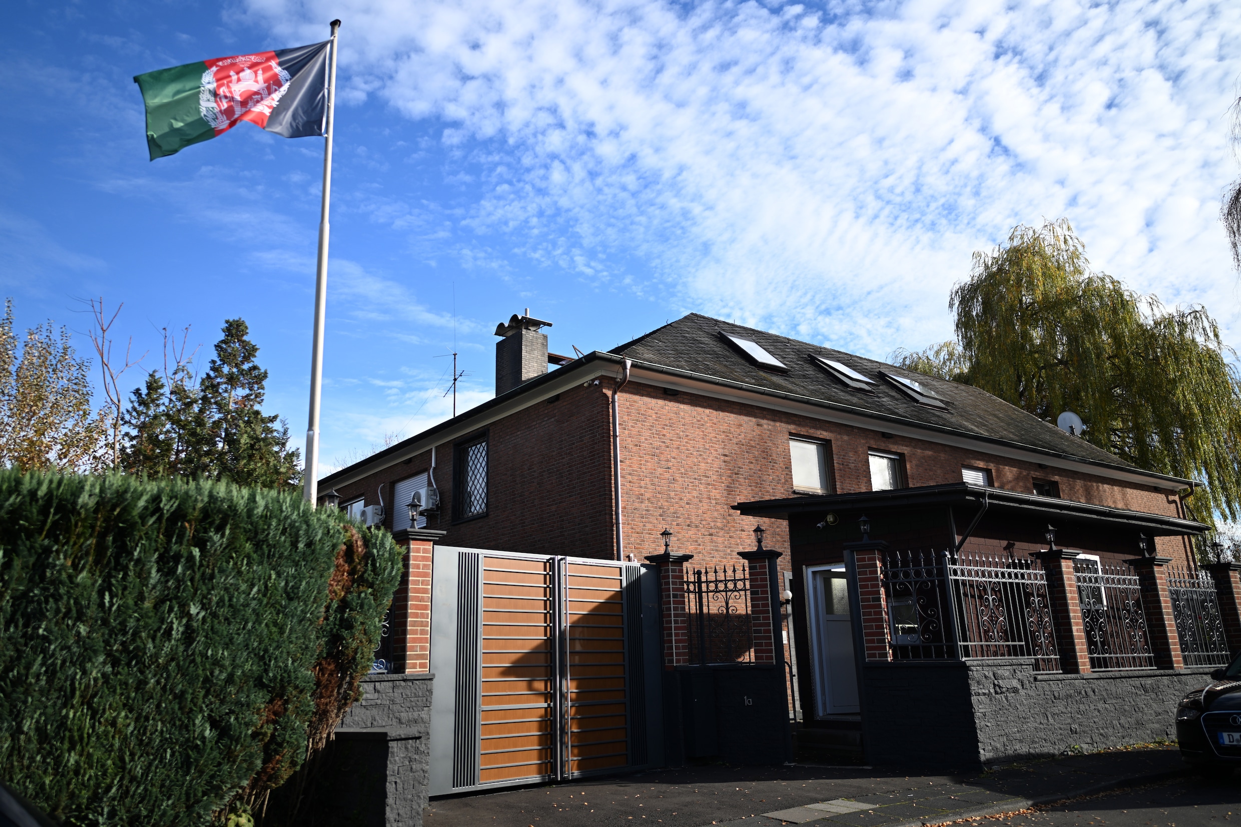 Duitsland laat Taliban-vlag wapperen om Afghanen te kunnen uitzetten ...