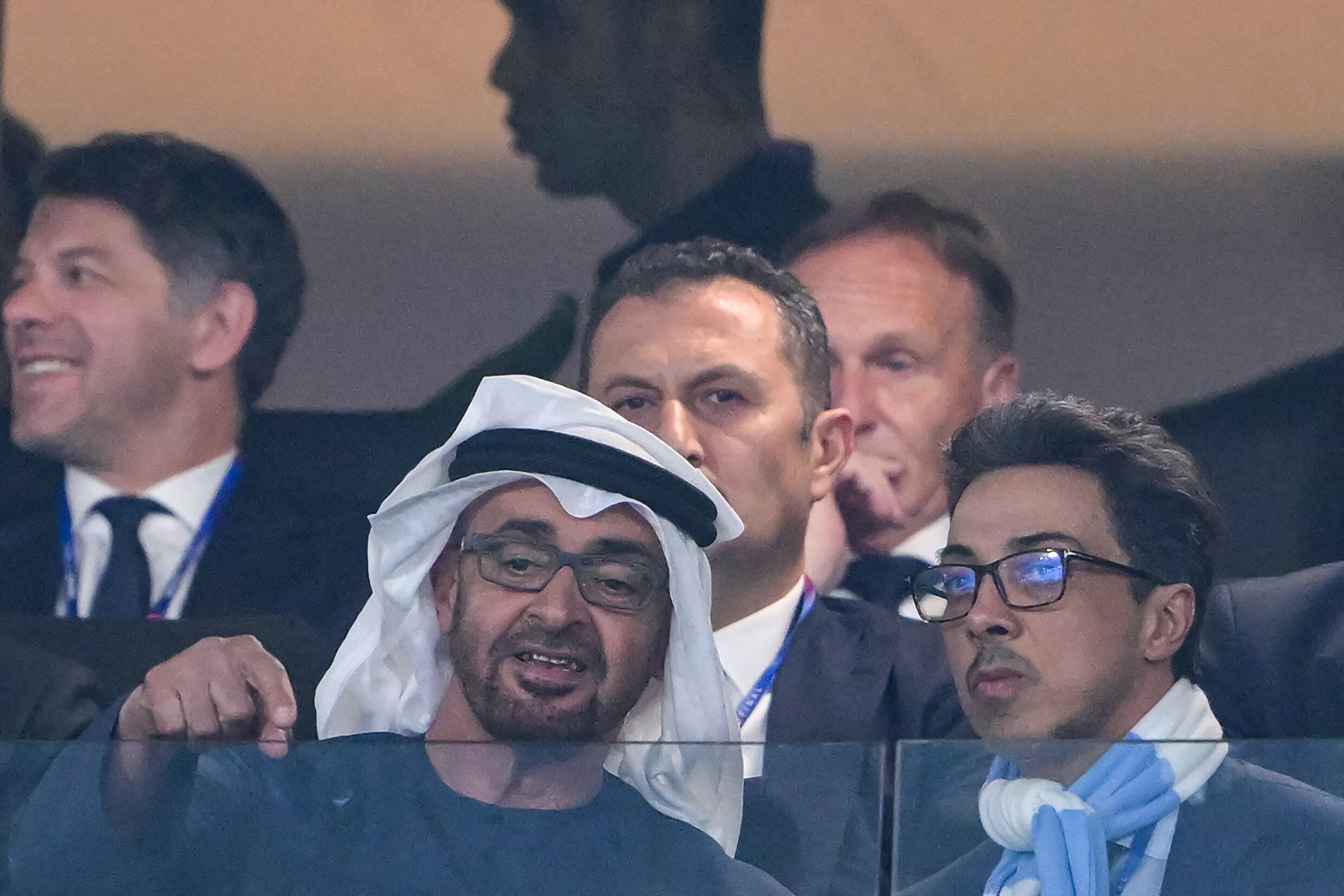 Waarom de Verenigde Arabische Emiraten in het voetbal met alles ...