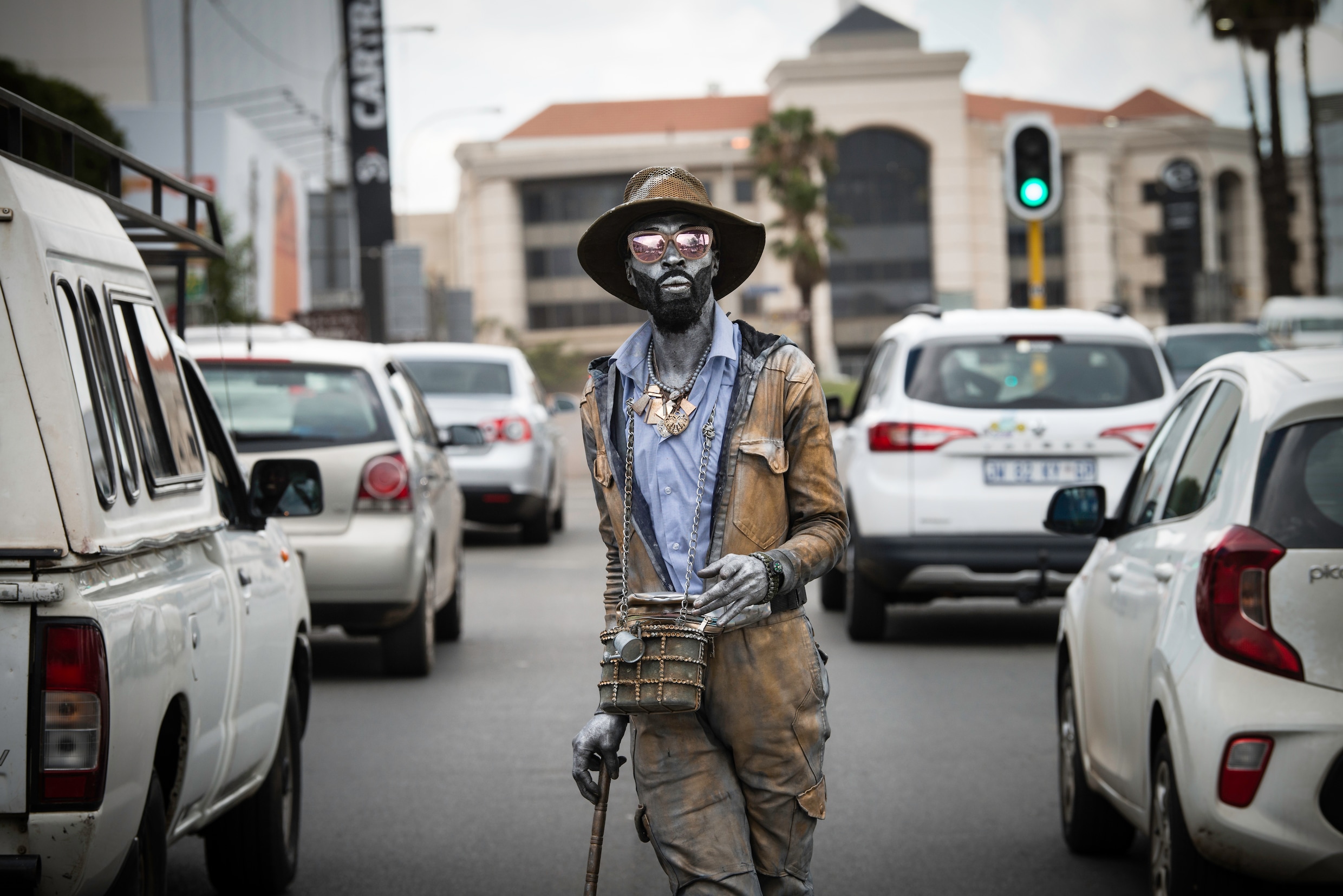Vijf uur stilstaan in het bloedhete verkeer van Johannesburg. ‘De ...