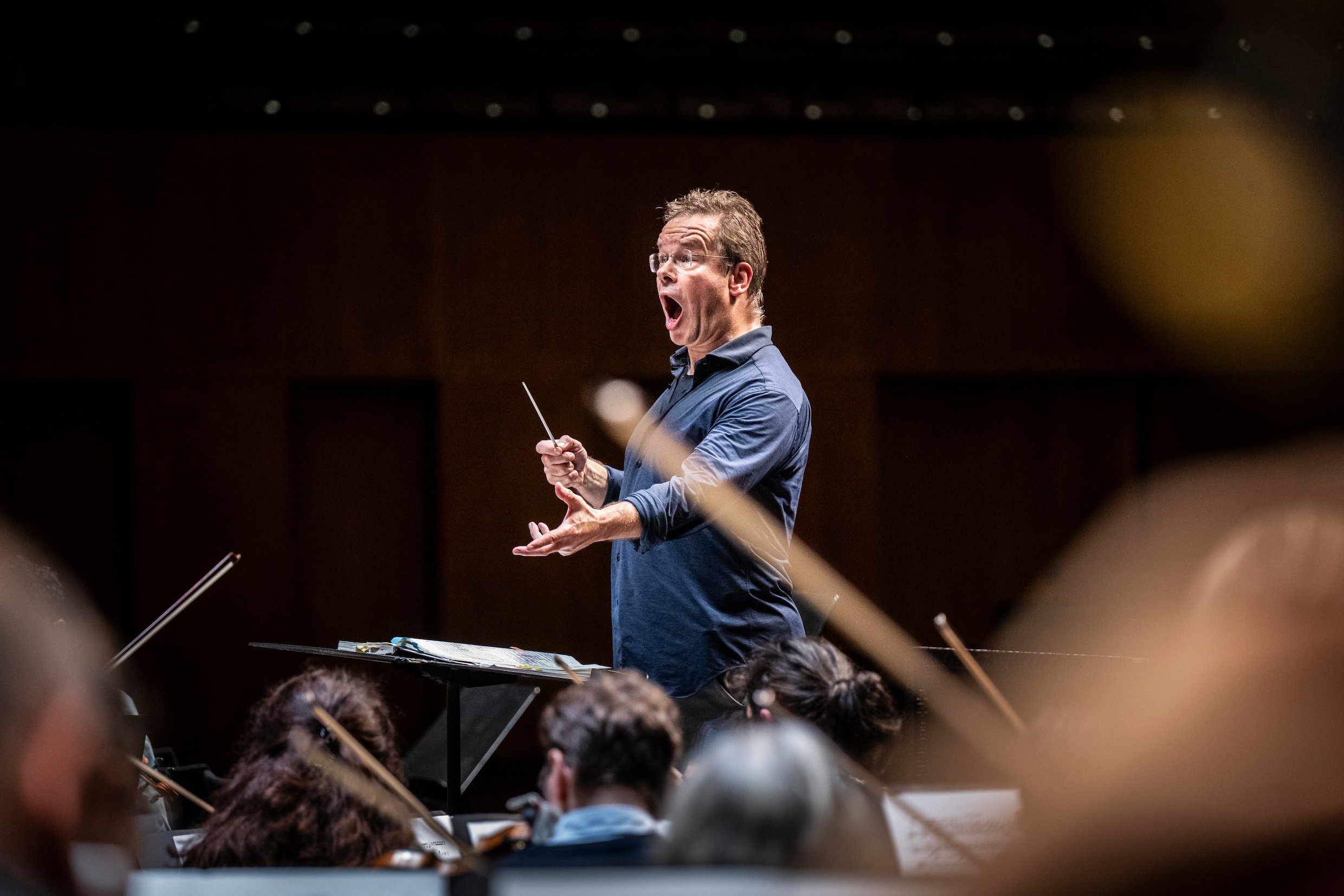 Antony Hermus dirigeert Mahlers ‘Achtste’: ‘Deze symfonie staat op de ...