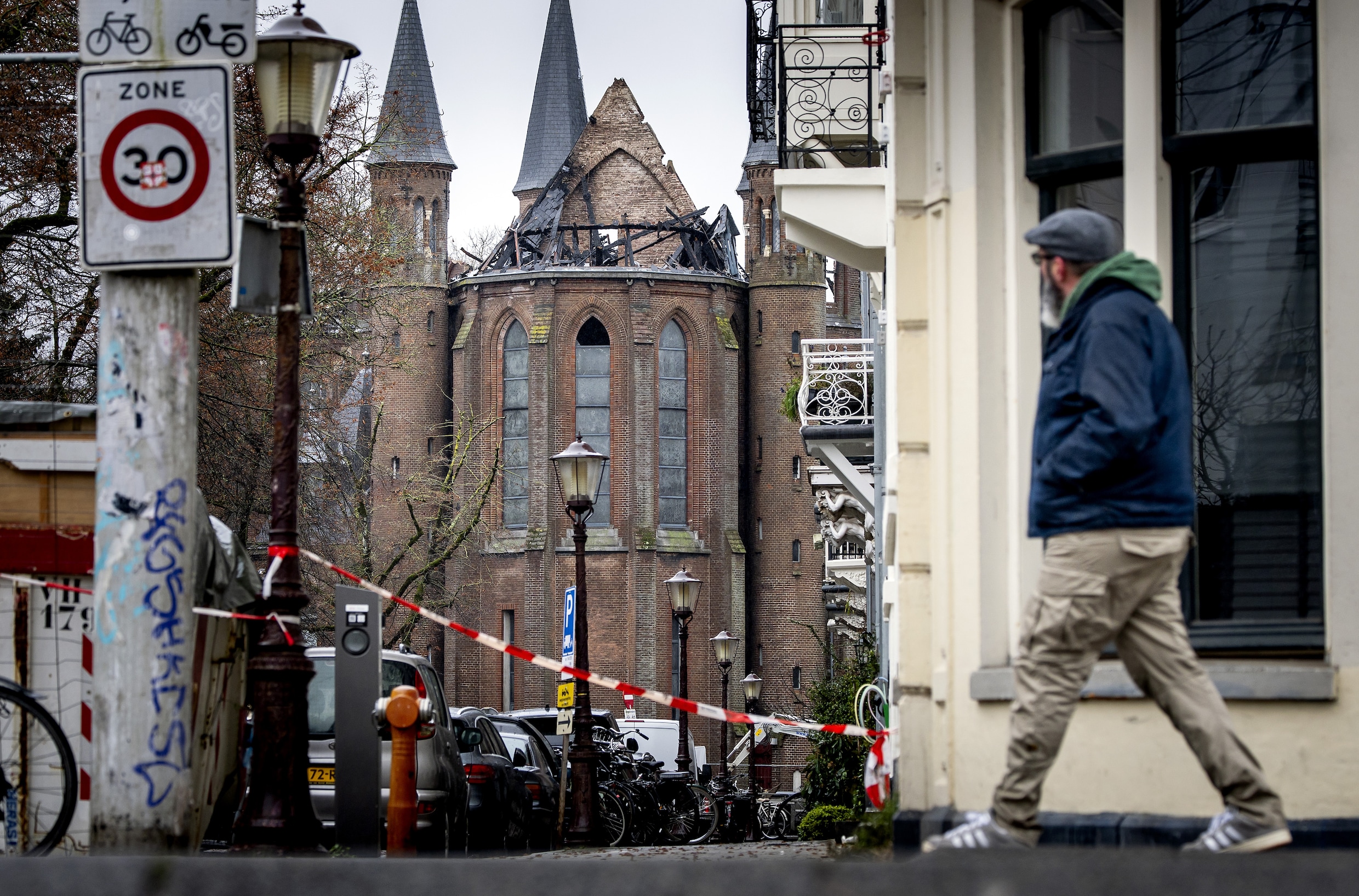 Inzamelingsacties voor verbrande Vondelkerk | Trouw