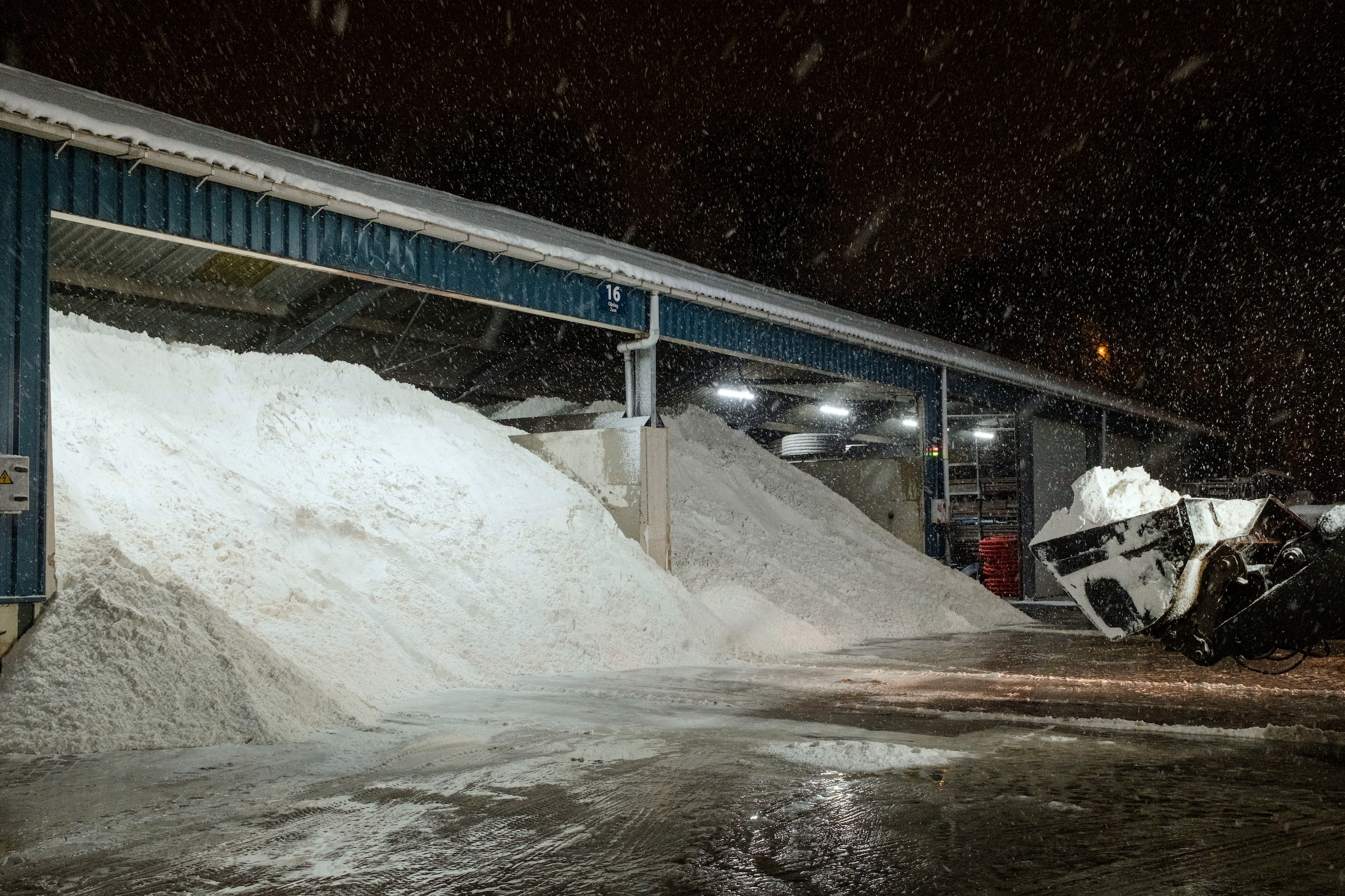 Mee met de strooiwagen van Eric de Leeuw (43): ‘Een fietspad is veel ...