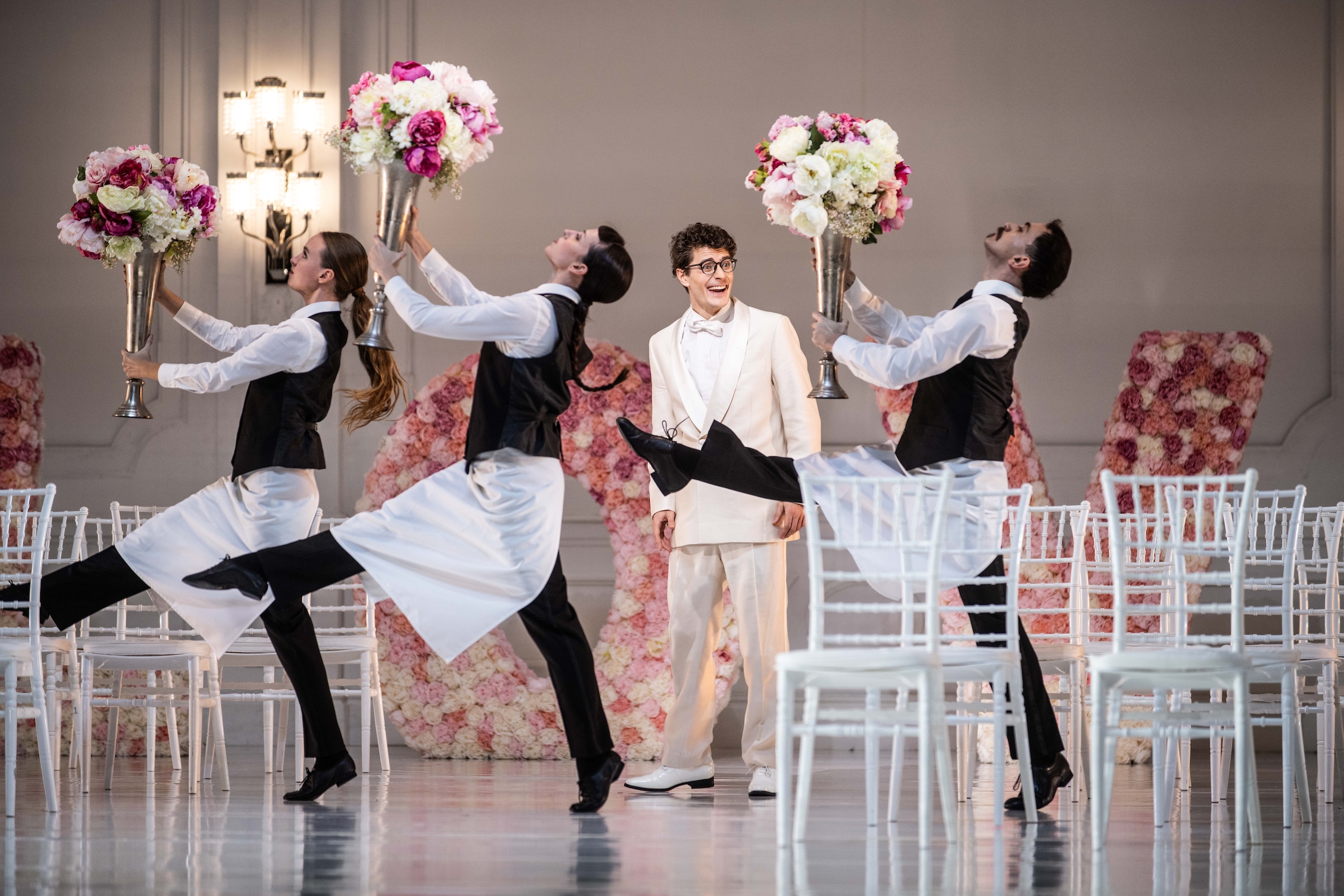 Deze breakdancende countertenor weet Gen Z enthousiast te krijgen voor ...