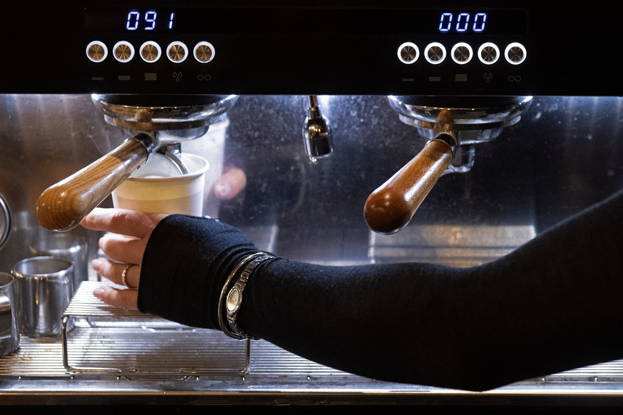 Het aantal koffiezaken in Nederland stijgt hard, en dat komt door ...