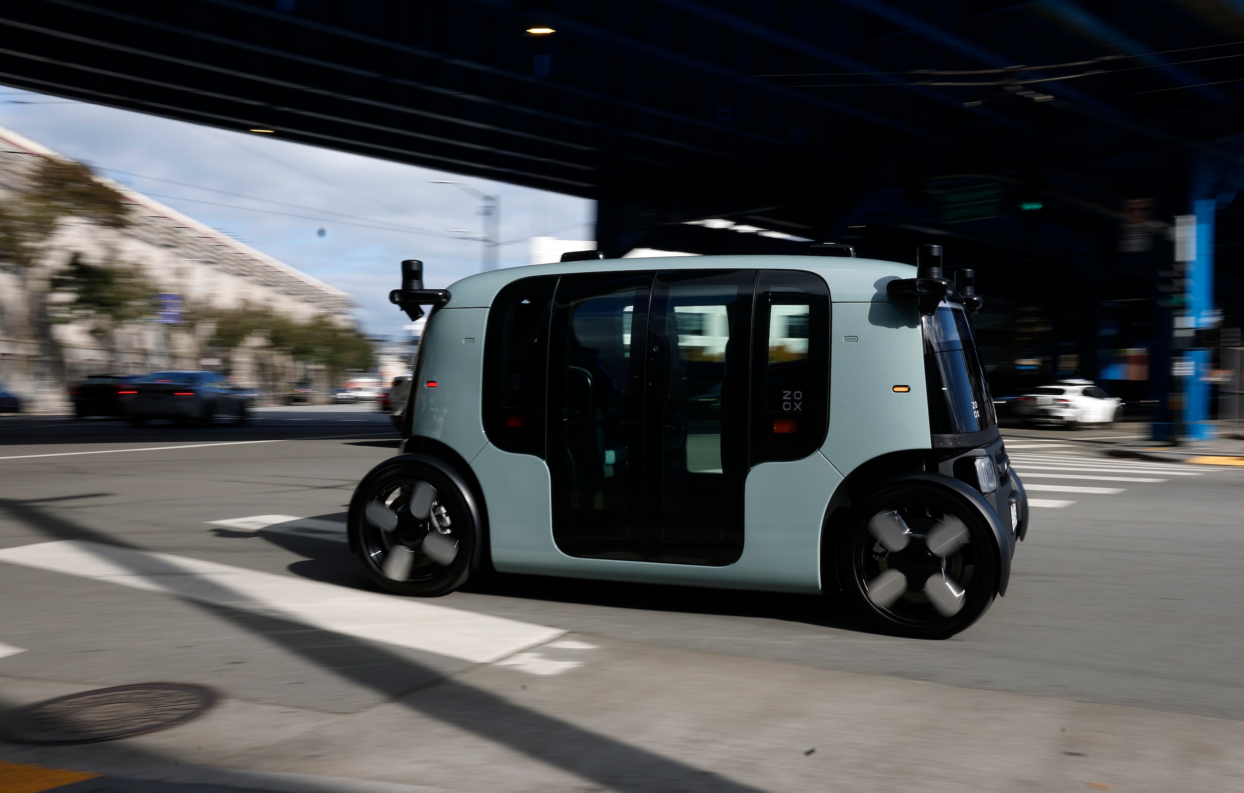 De robotaxi gaat dit jaar de Europese weg op. Leuk, maar wat heb je ...