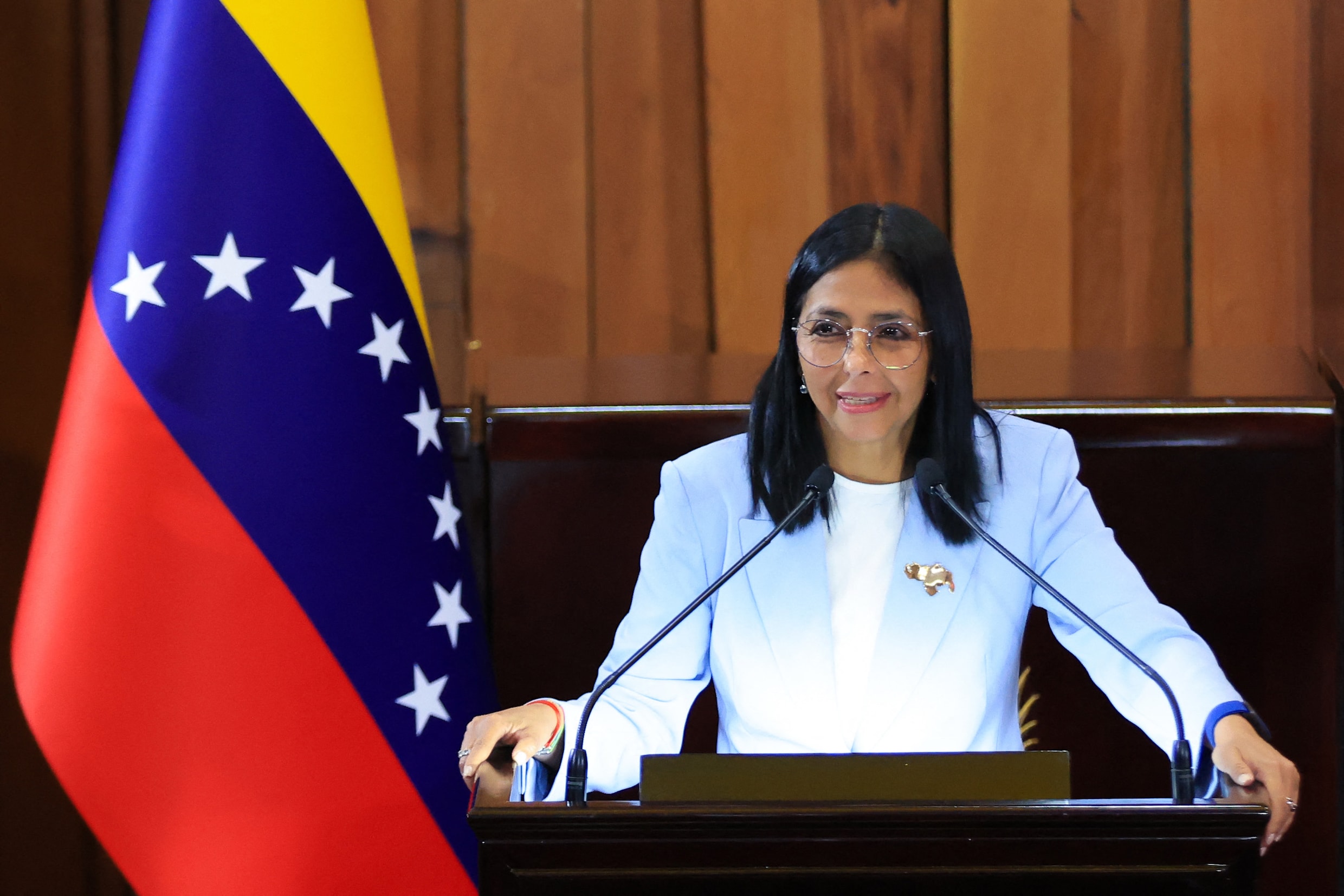 Liveblog Venezuela: Venezolaanse interim-president belooft vrije ...