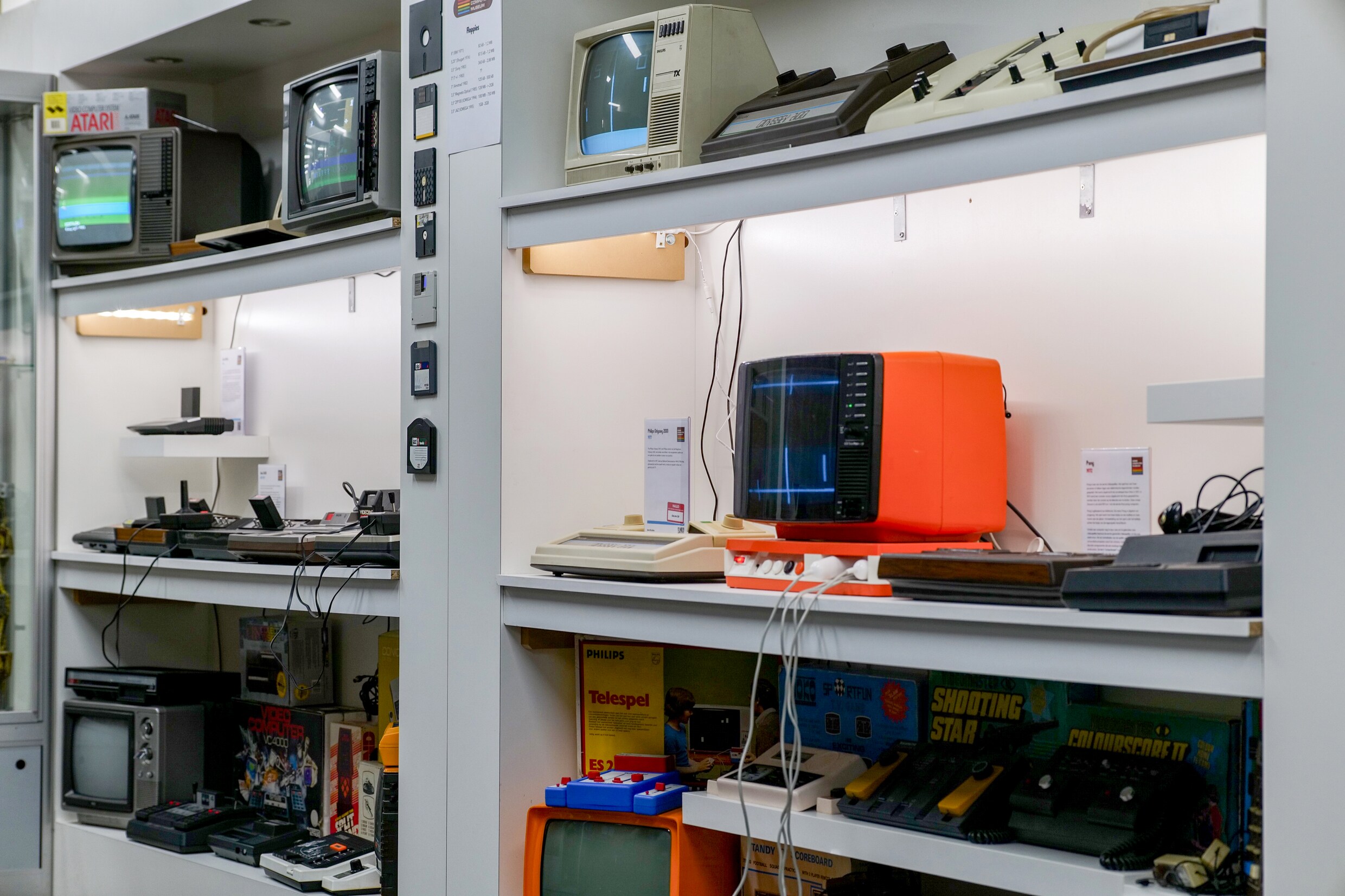 Museum vol vintage computers toont het stenen tijdperk van ons ...