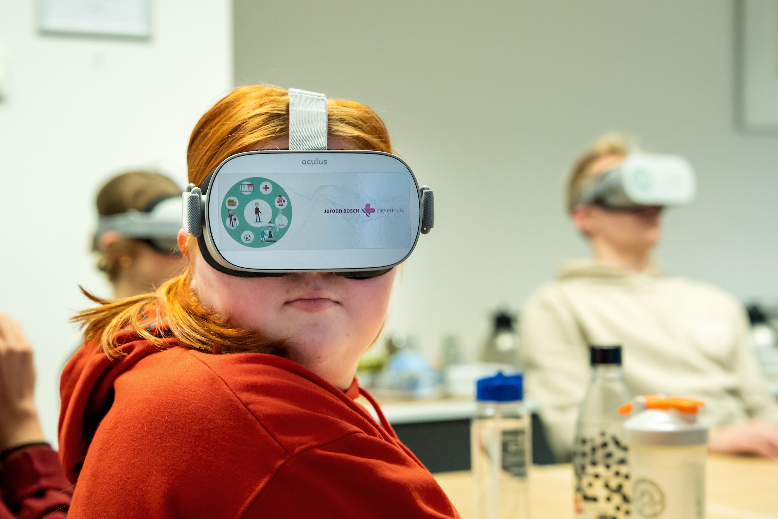 De patiënt beter begrijpen dankzij een VR-bril op je neus | Trouw