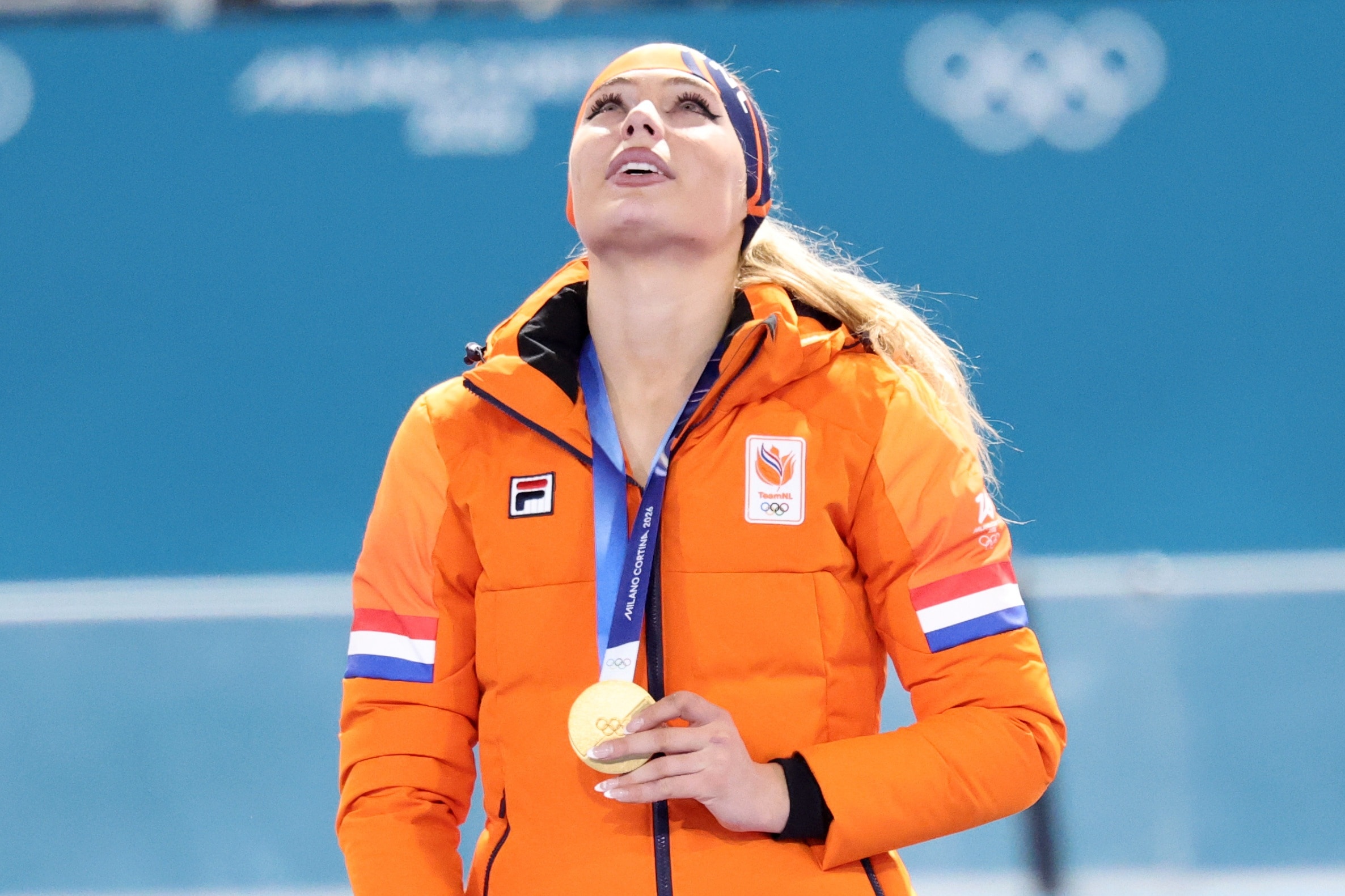 Jutta Leerdam kan niet van haar gouden medaille afblijven: ‘Dit is echt ...