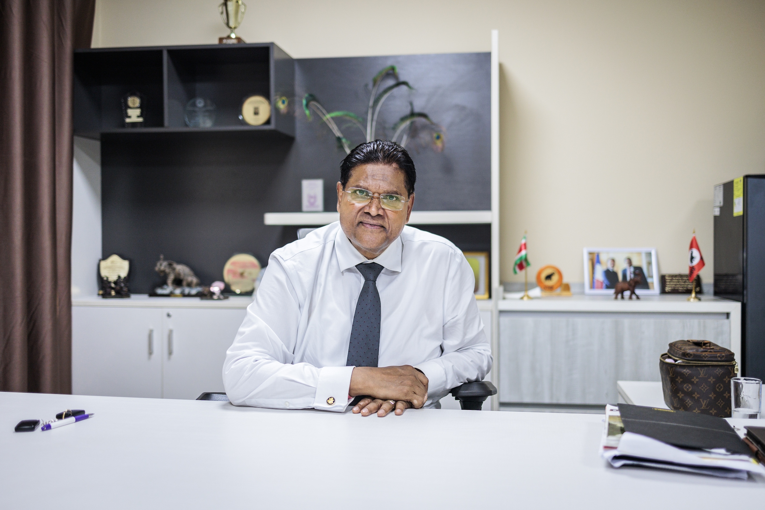 Surinaamse oud-president Santokhi (67), de ‘Sheriff’ en ‘Chan van ...