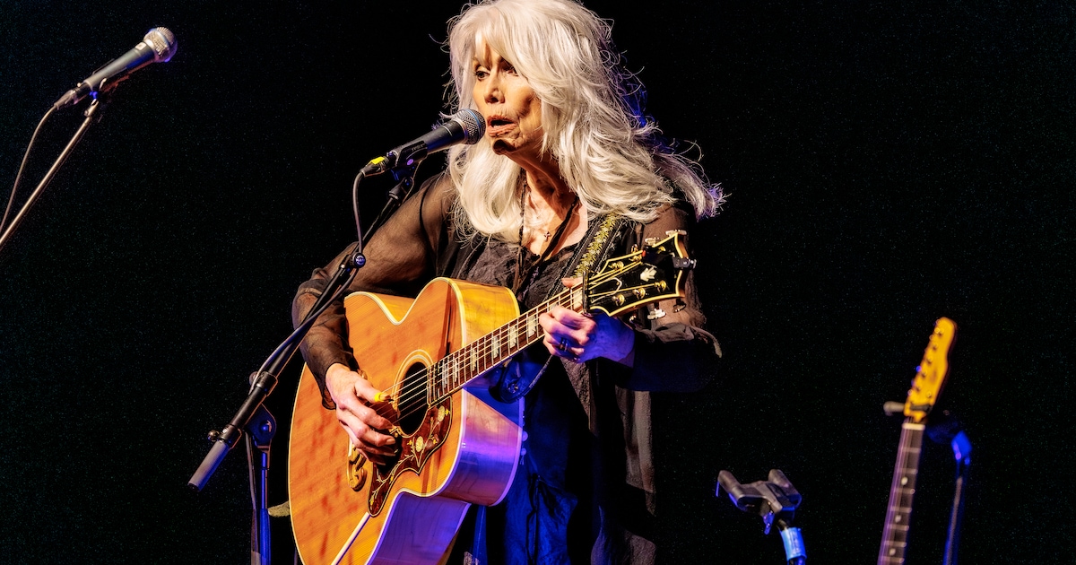 Het afscheid van countryzangeres Emmylou Harris voelt als het einde van ...
