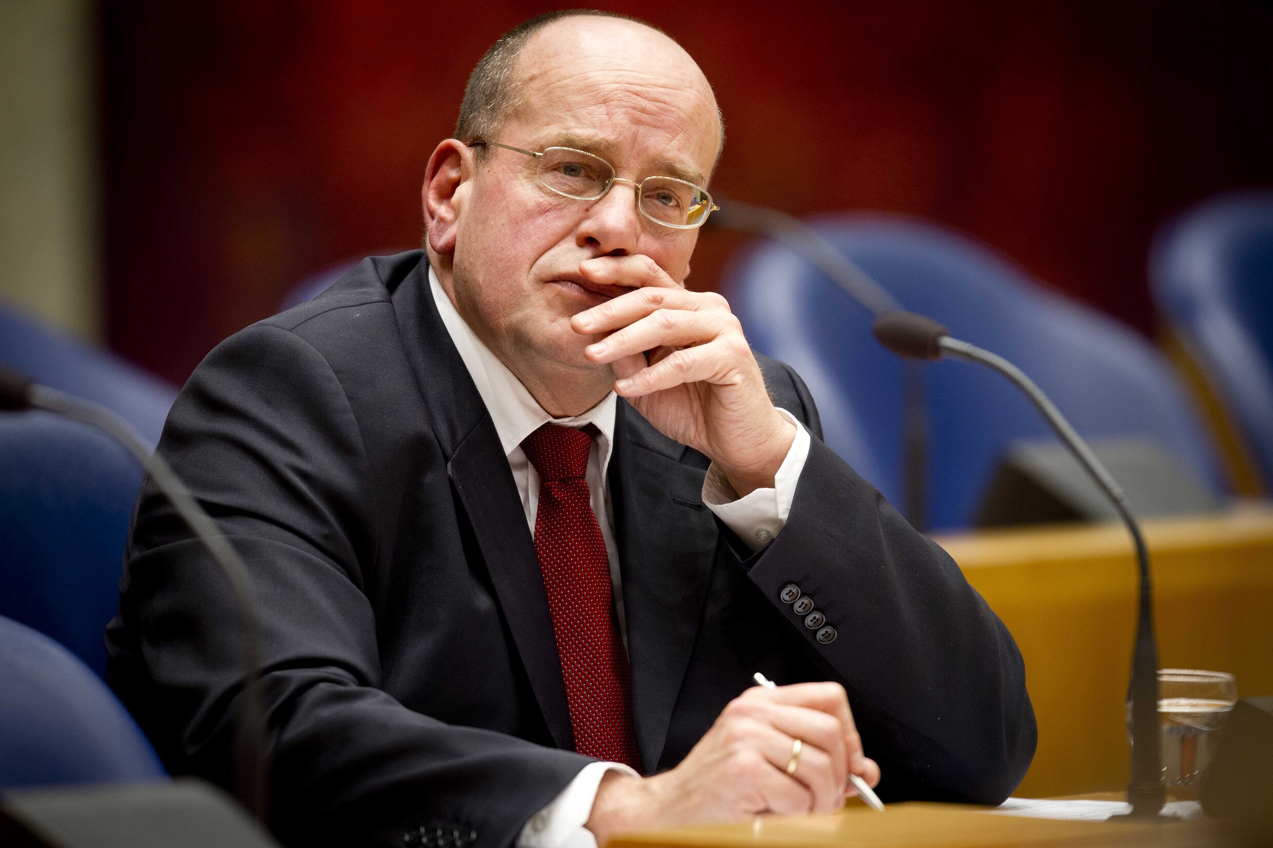 Bellende boef hoeft niet op de band | Trouw