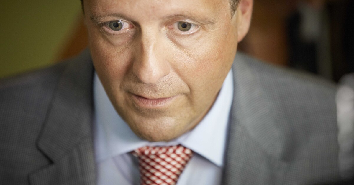 Pechtold: kabinet moet regie terugpakken | Trouw