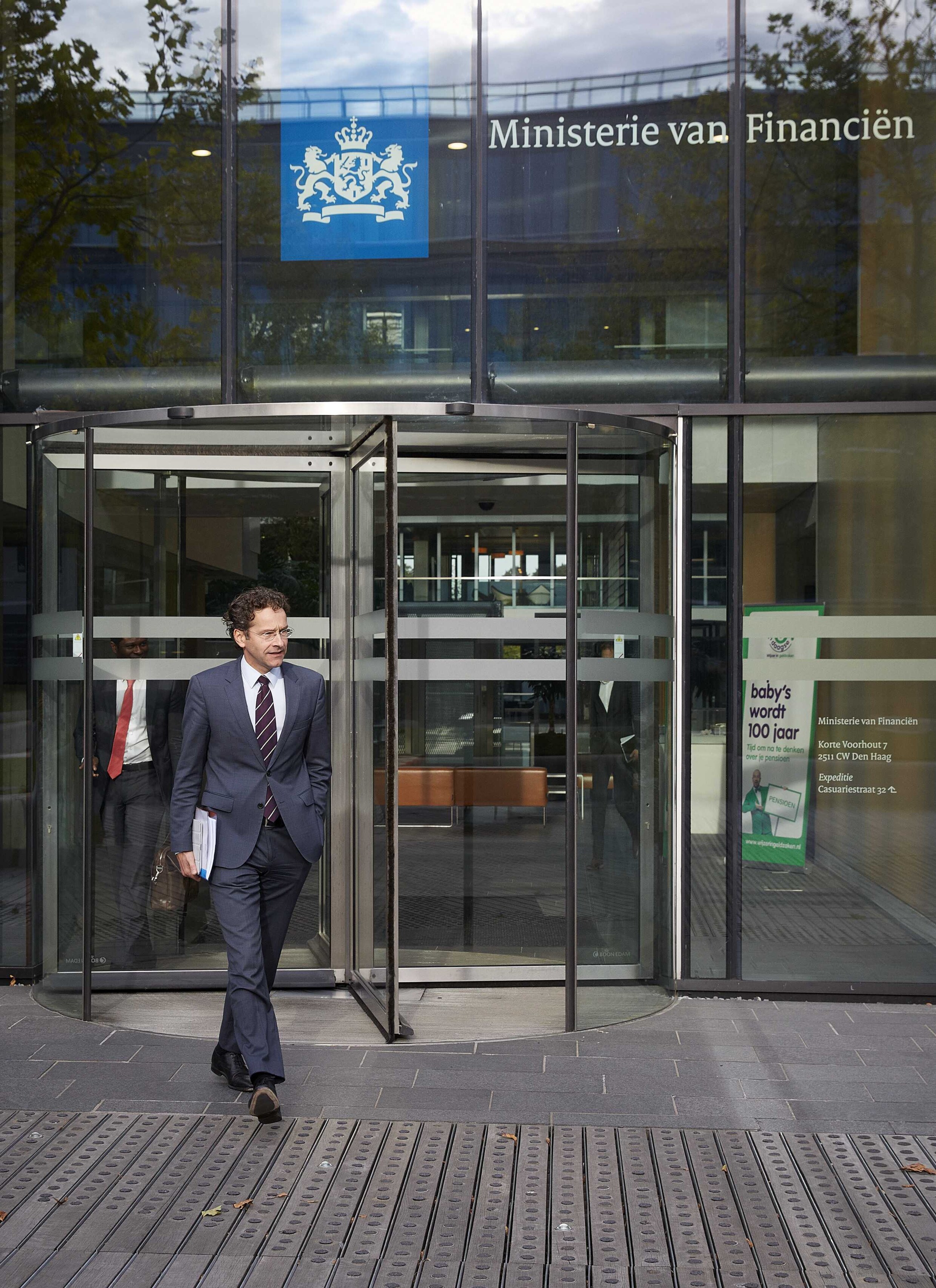 'Vervolging dreigt voor ministerie van Financiën' | Trouw