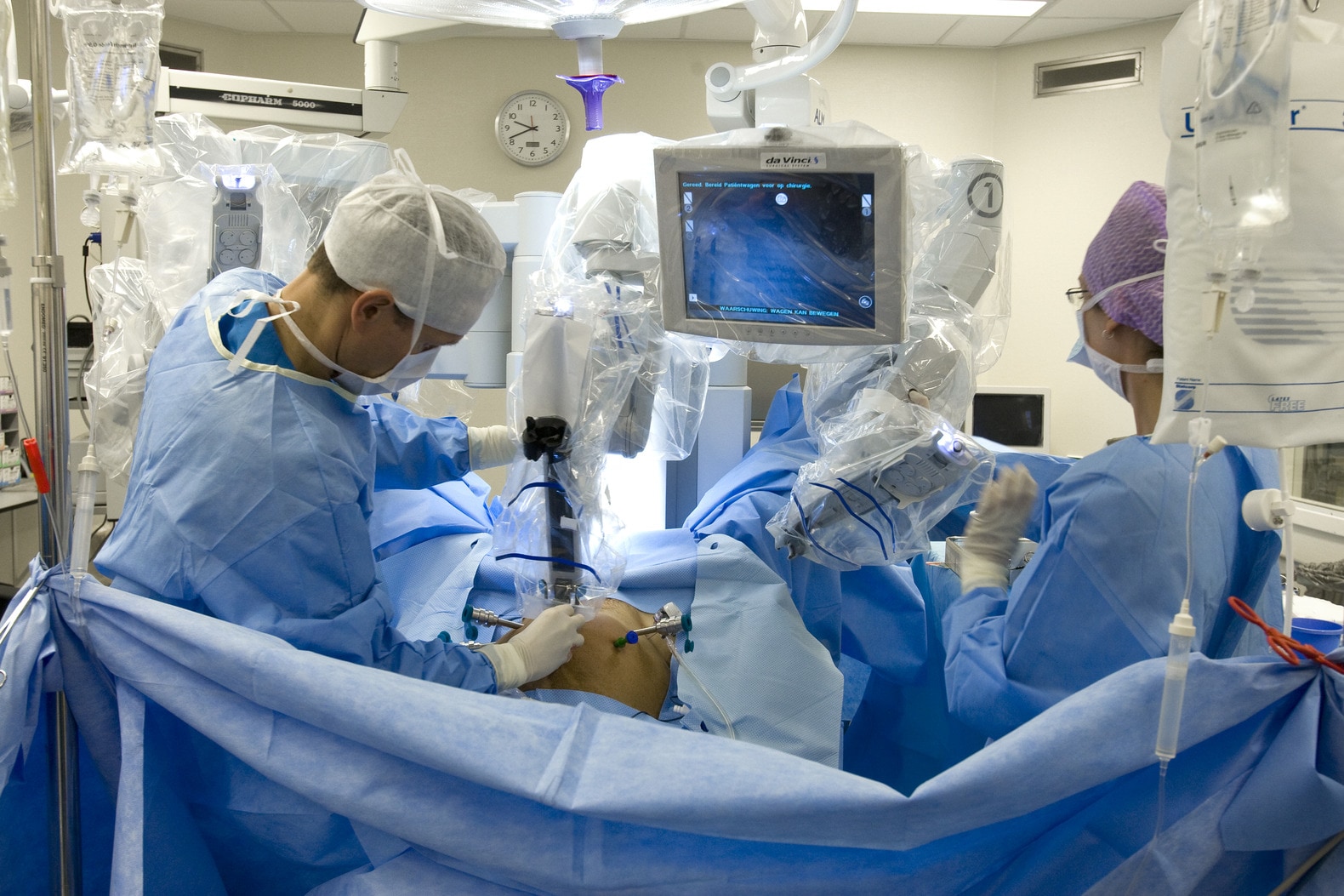 Ziekenhuizen gaan complexe zorg onderling verdelen: niet alles kan meer overal | Trouw