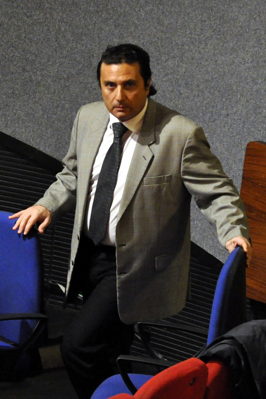 Schettino terug op rampschip Costa Concordia | Trouw