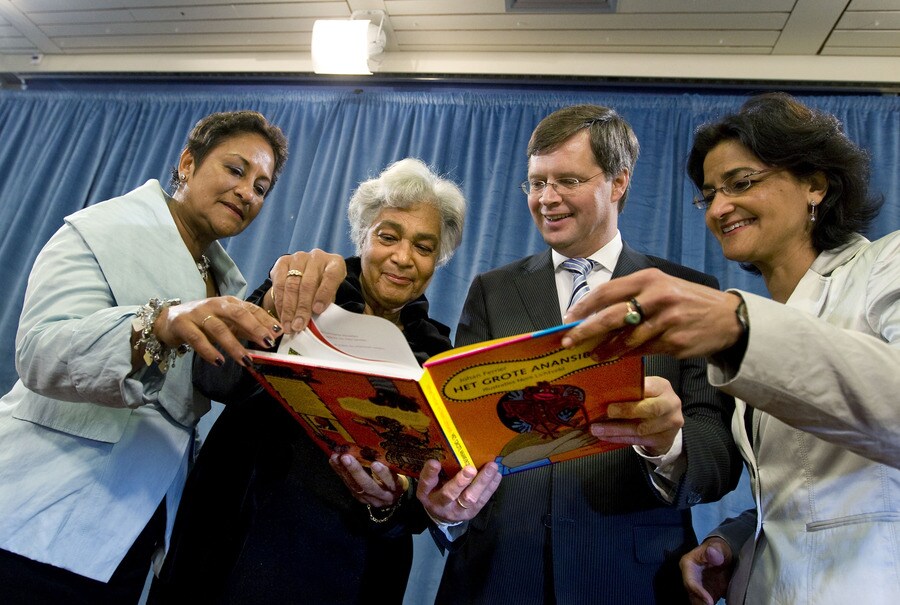 Joan Ferrier (60) overleden | Trouw