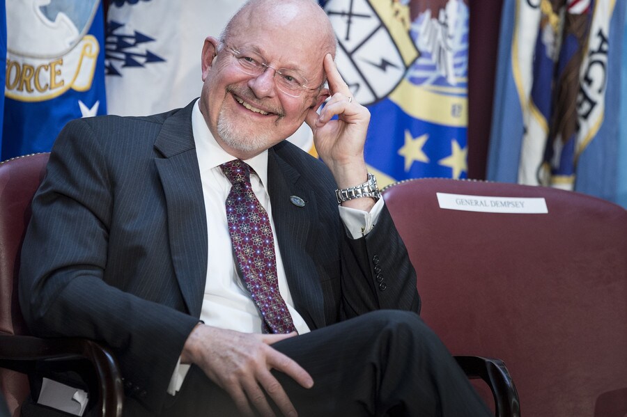 Inlichtingenbaas geeft voor het eerst spionage Amerikanen toe | Trouw