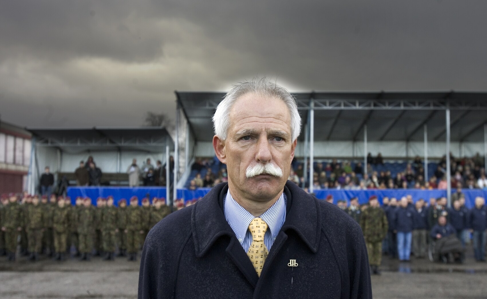 Karremans gaat 'genoodzaakt' weer strijd aan | Trouw