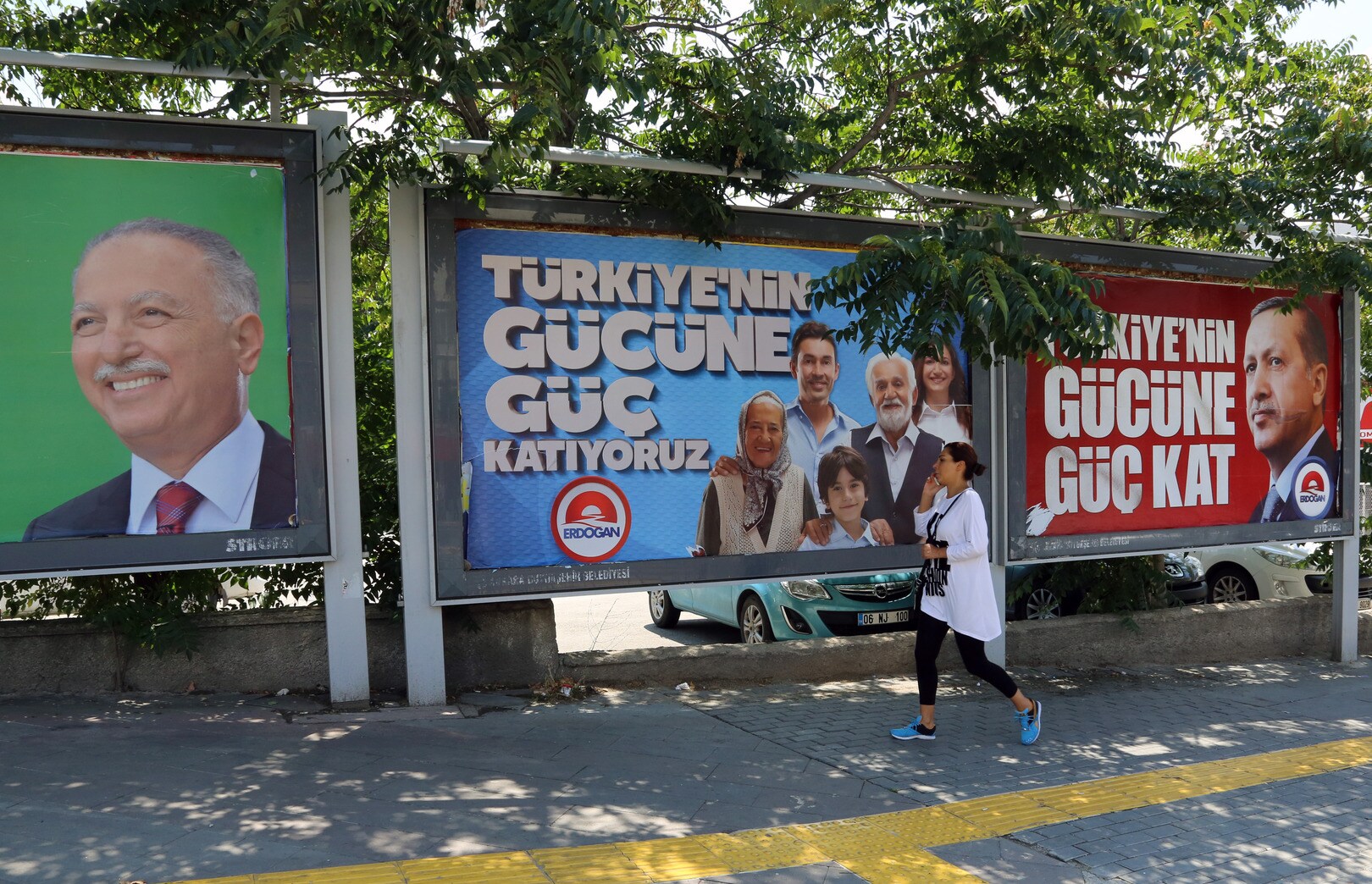Turkse bevolking kiest voor het eerst president | Trouw