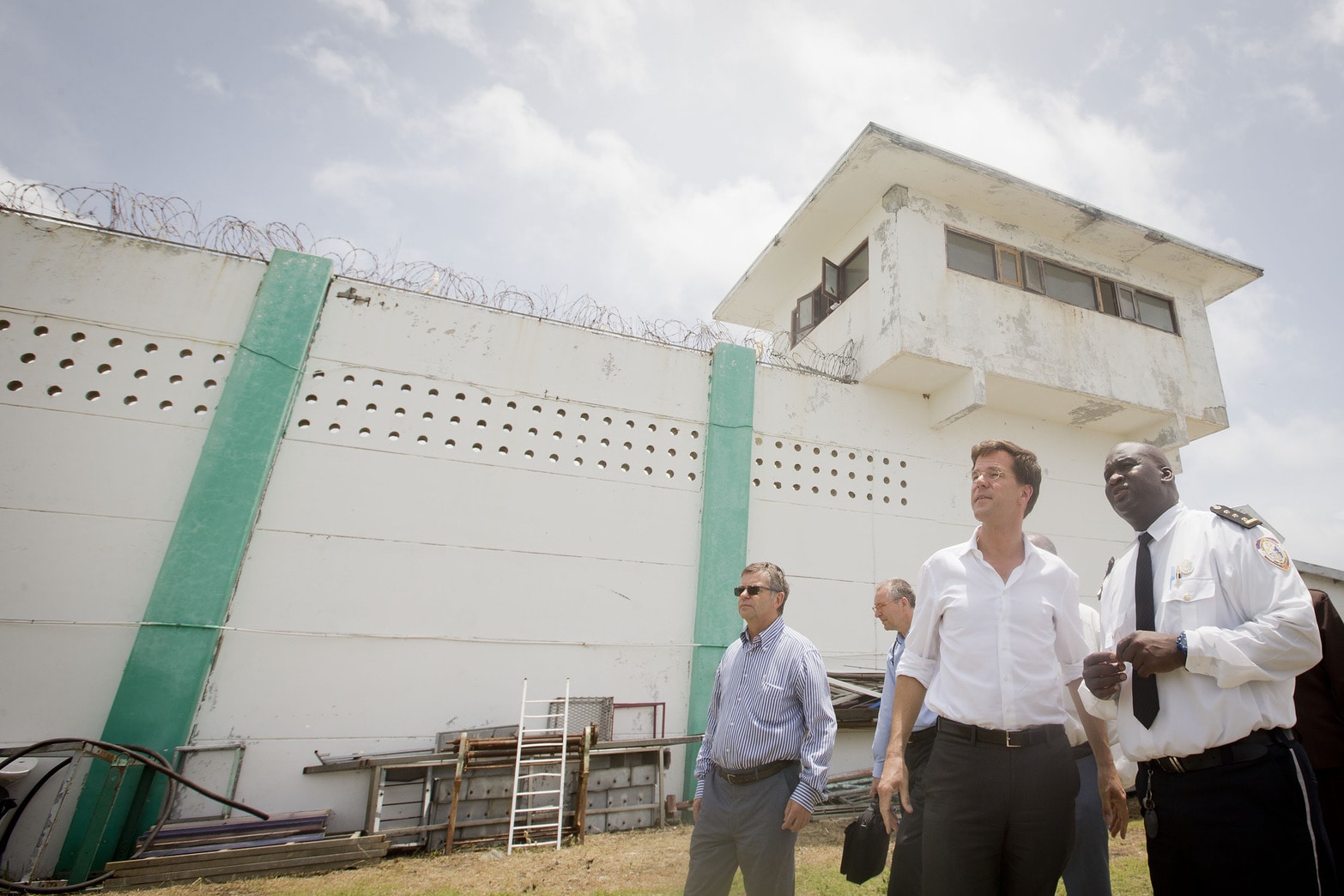 Mensonterende gevangenis op Sint-Maarten wordt geholpen met Nederland ...