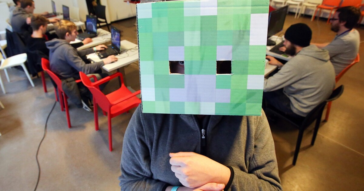 Microsoft koopt Minecraft-maker Mojang voor 1,9 miljard | Trouw