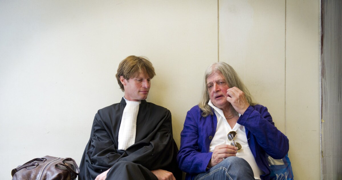 Partner Reve eist ton bij publiceren biografie | Trouw